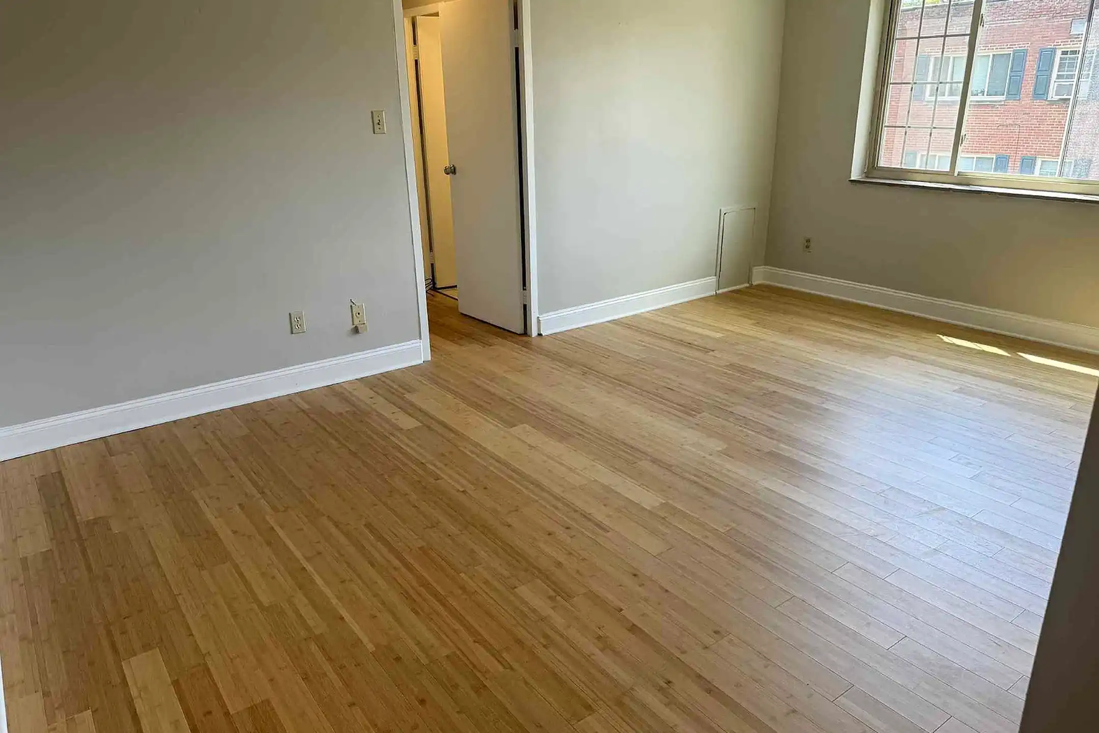 Regency Court - Pittsburgh, PA 15232 | ApartmentGuide.com