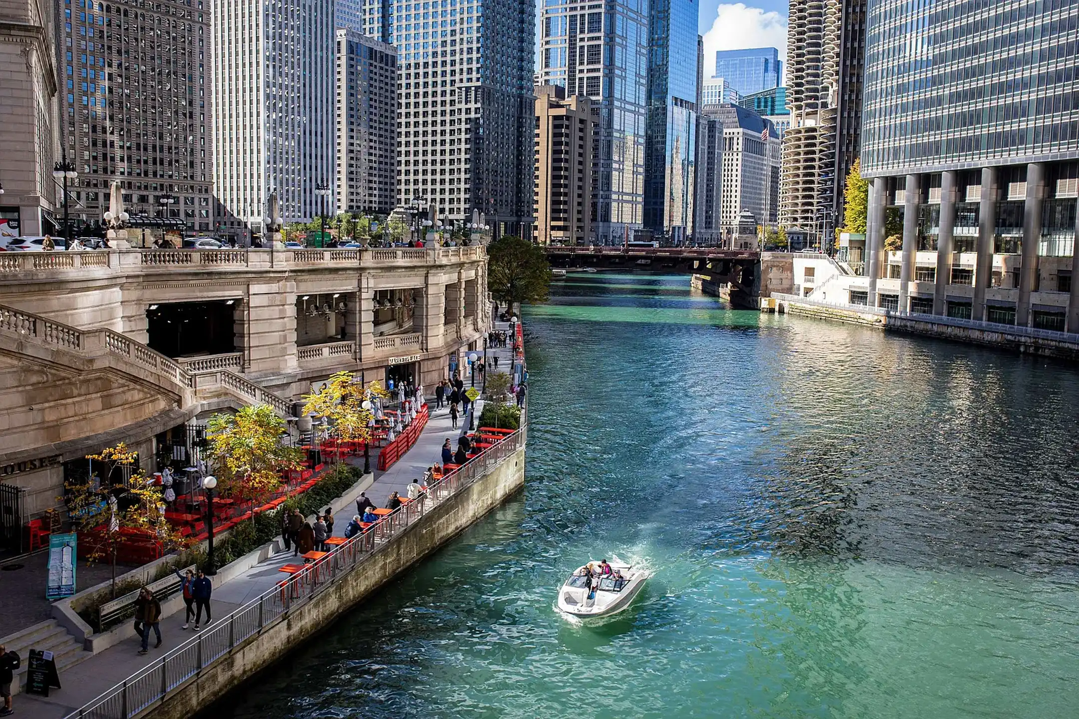 Columbus Plaza - Chicago, IL 60601 | ApartmentGuide.com