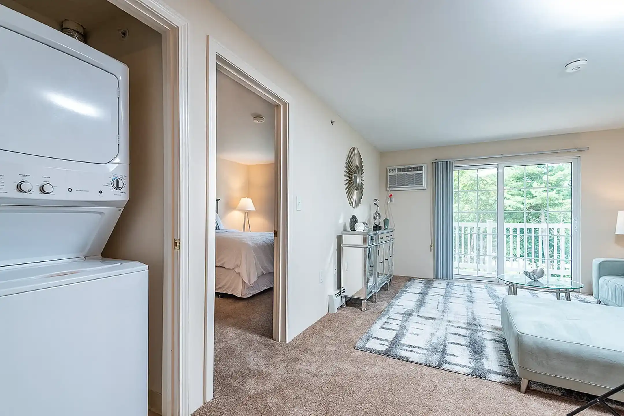 Carlton Oaks - Salem, NH 03079 | ApartmentGuide.com
