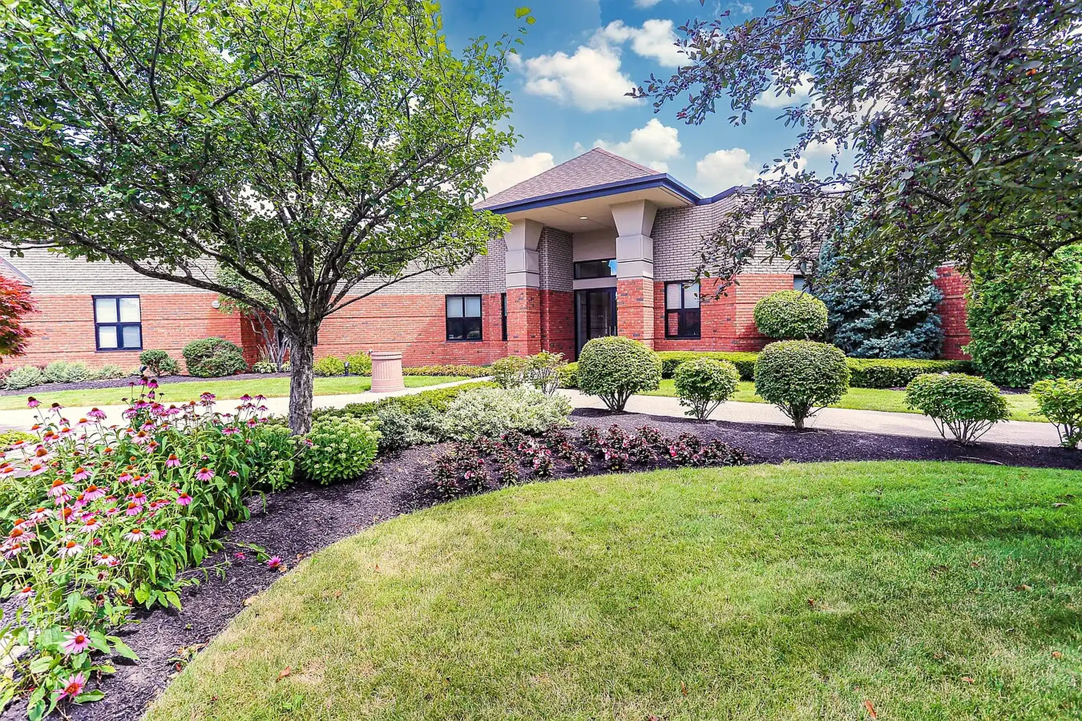 Rustic Village - Rochester, NY 14623 | ApartmentGuide.com