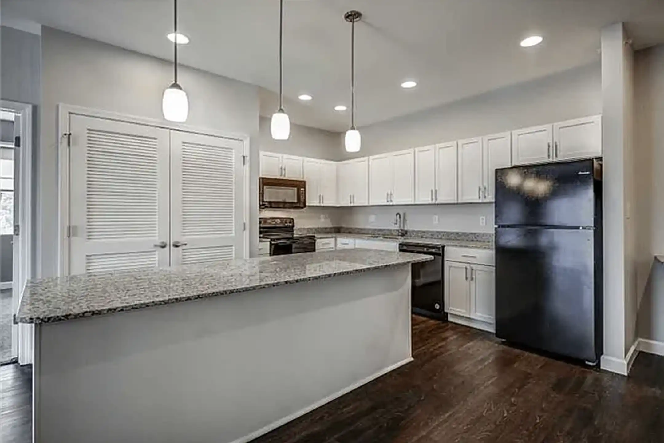 The Promenade at Founders Square - Portage, IN 46368 | ApartmentGuide.com