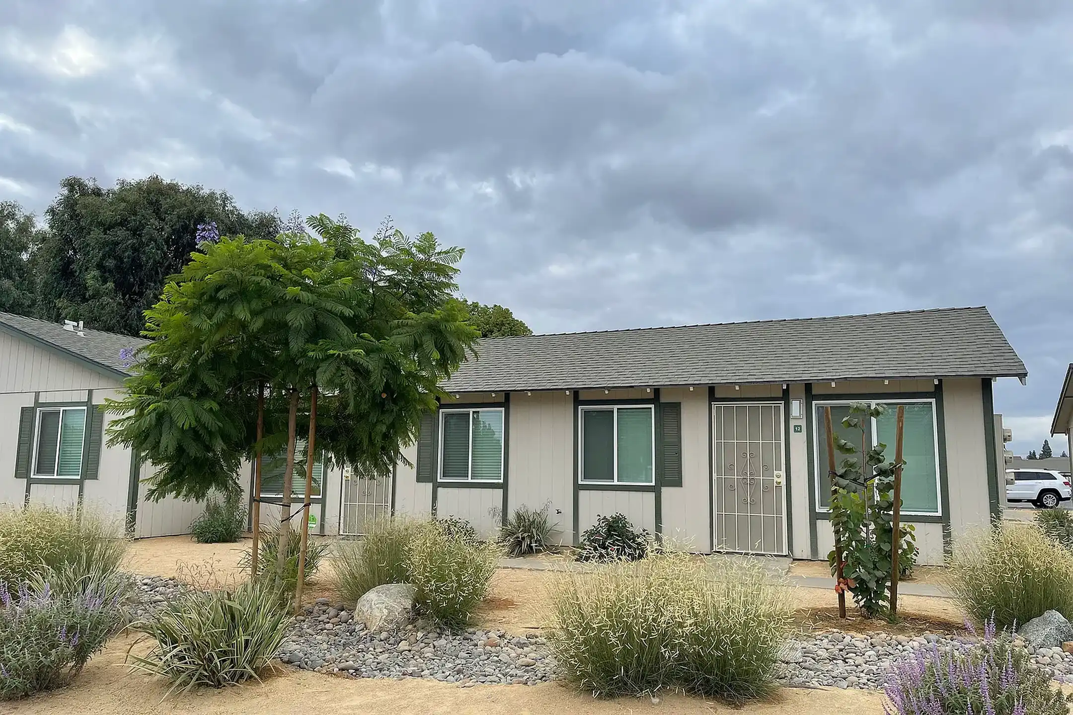 Sierra and Terrace - Bakersfield, CA 93309 | ApartmentGuide.com