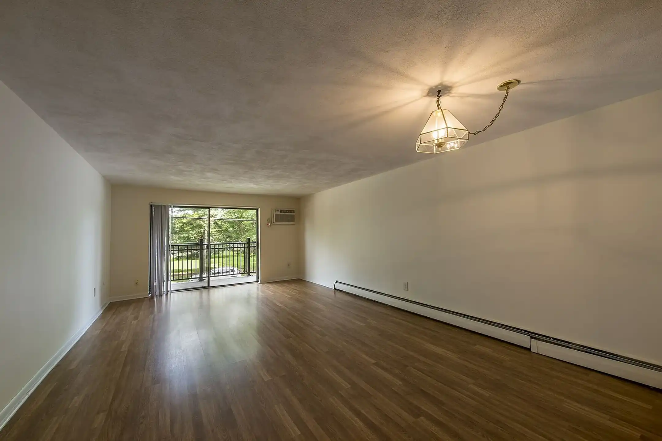 Hamilton Place - Watertown, MA 02472 | ApartmentGuide.com