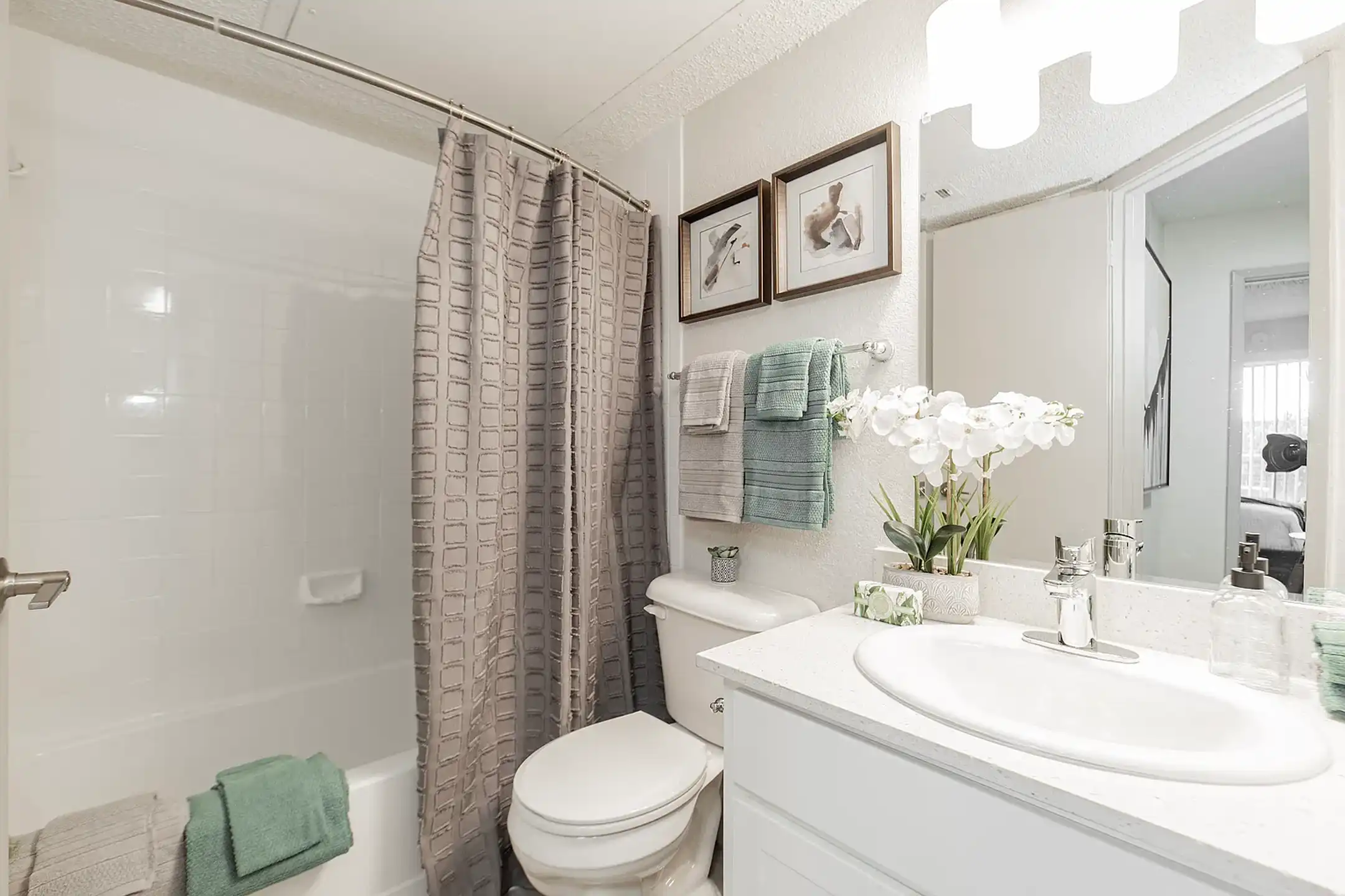 The Caleb - Dallas, TX 75237 | ApartmentGuide.com