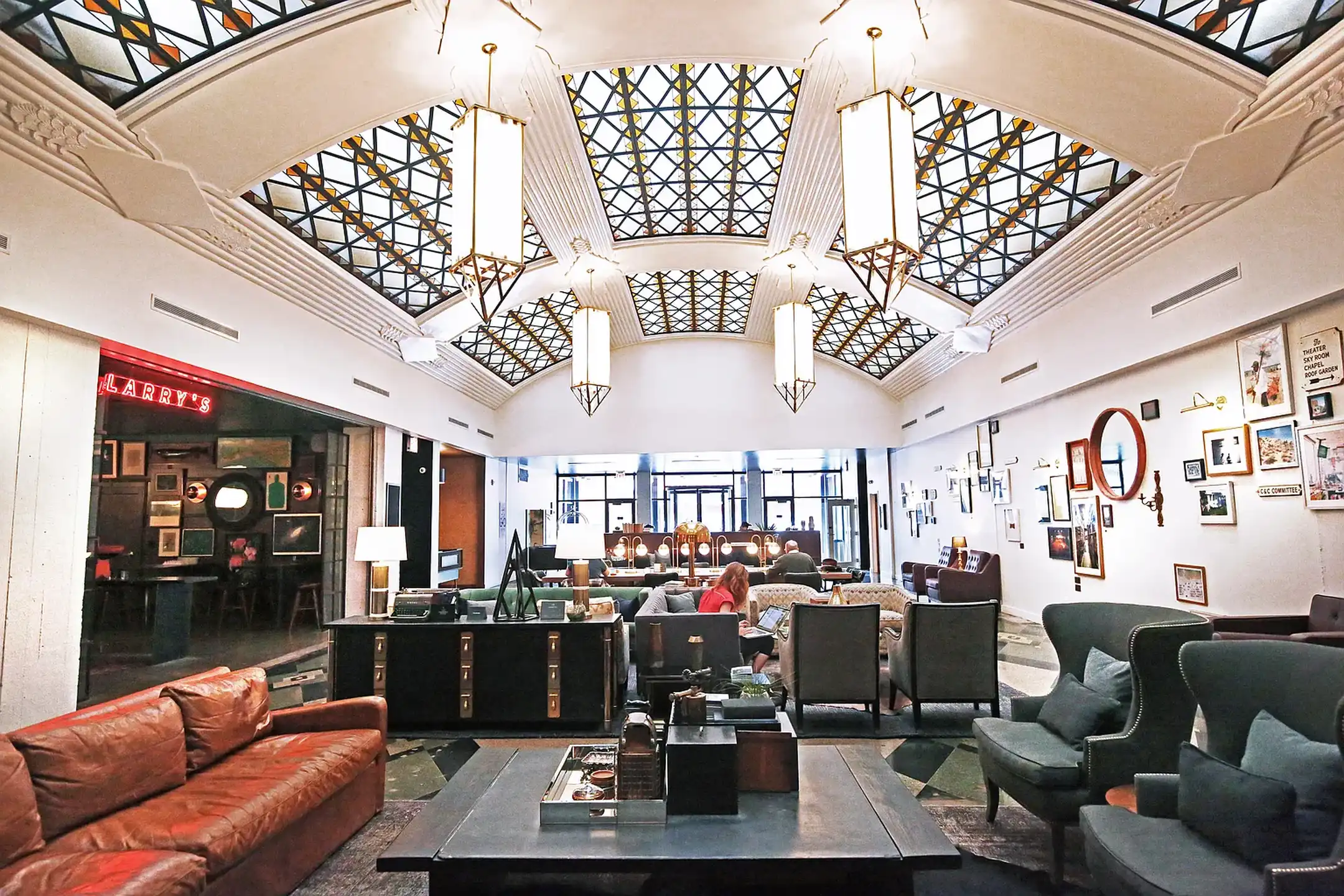 The Lawrence House - Chicago, IL 60640 | ApartmentGuide.com
