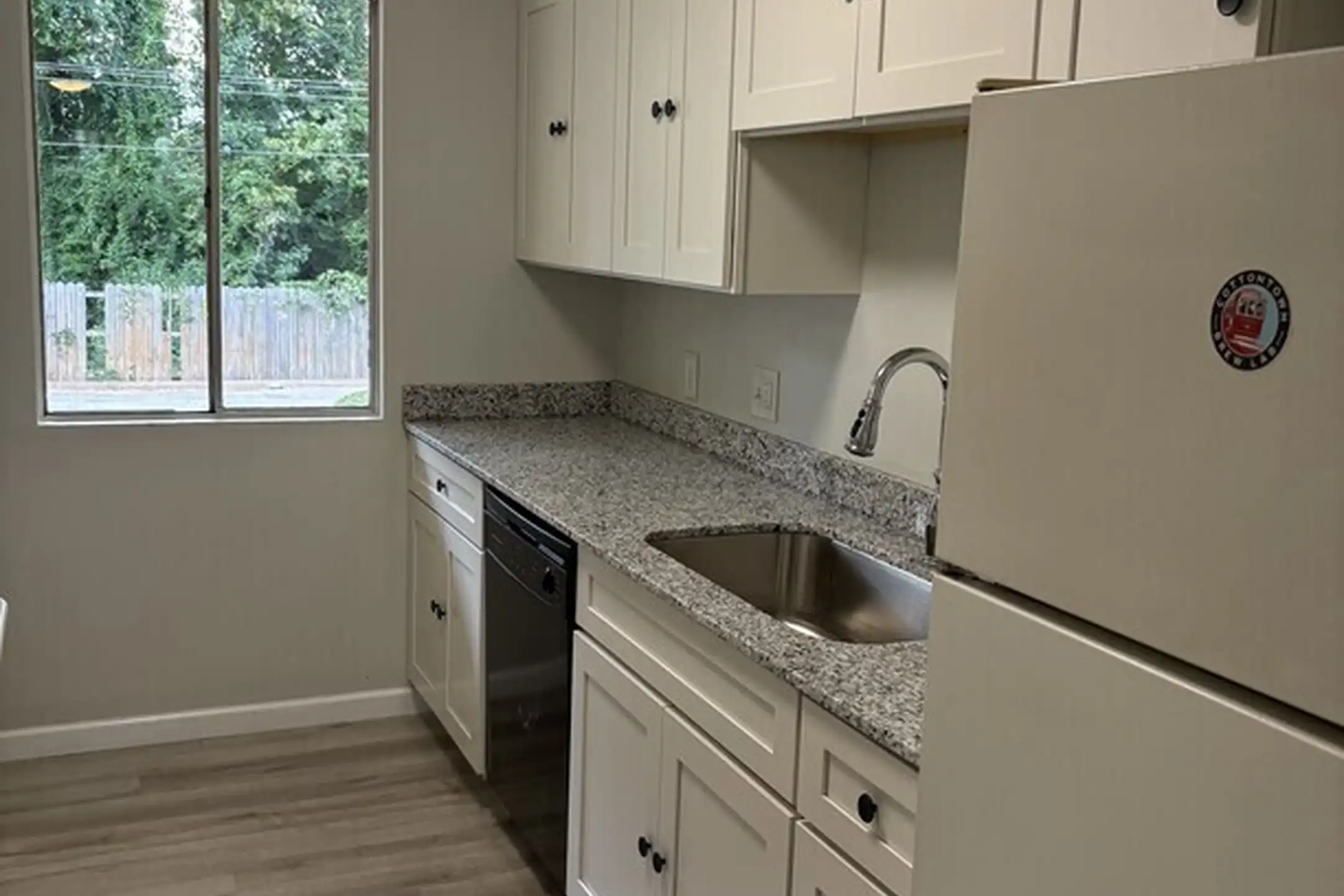 1208 Bush River Rd unit C3 - Columbia, SC 29210 | ApartmentGuide.com