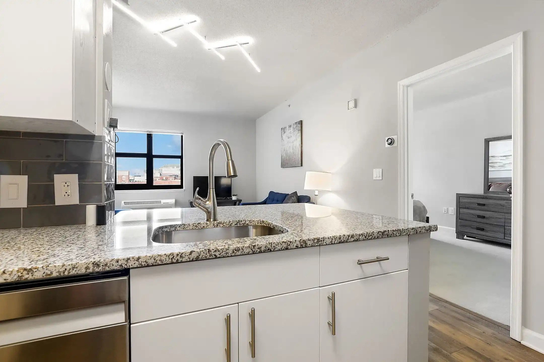 Camden Court - Baltimore, MD 21201 | ApartmentGuide.com