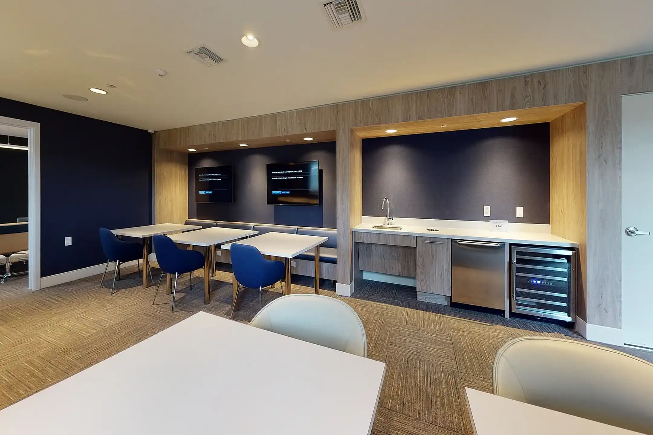 Windsor Cornerstone - Plantation, FL 33324 | ApartmentGuide.com