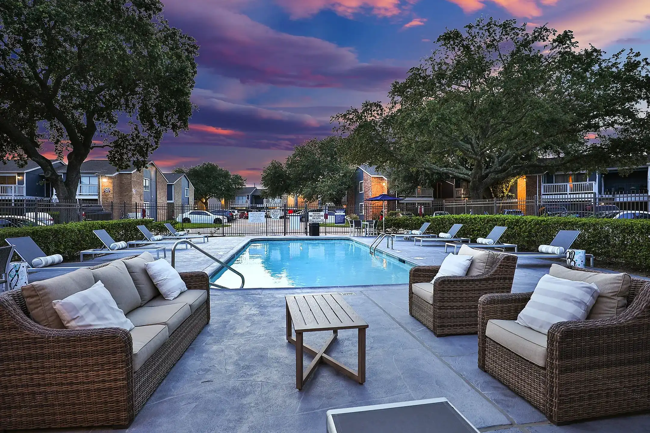 Barringer Square - Webster, TX 77598 | ApartmentGuide.com