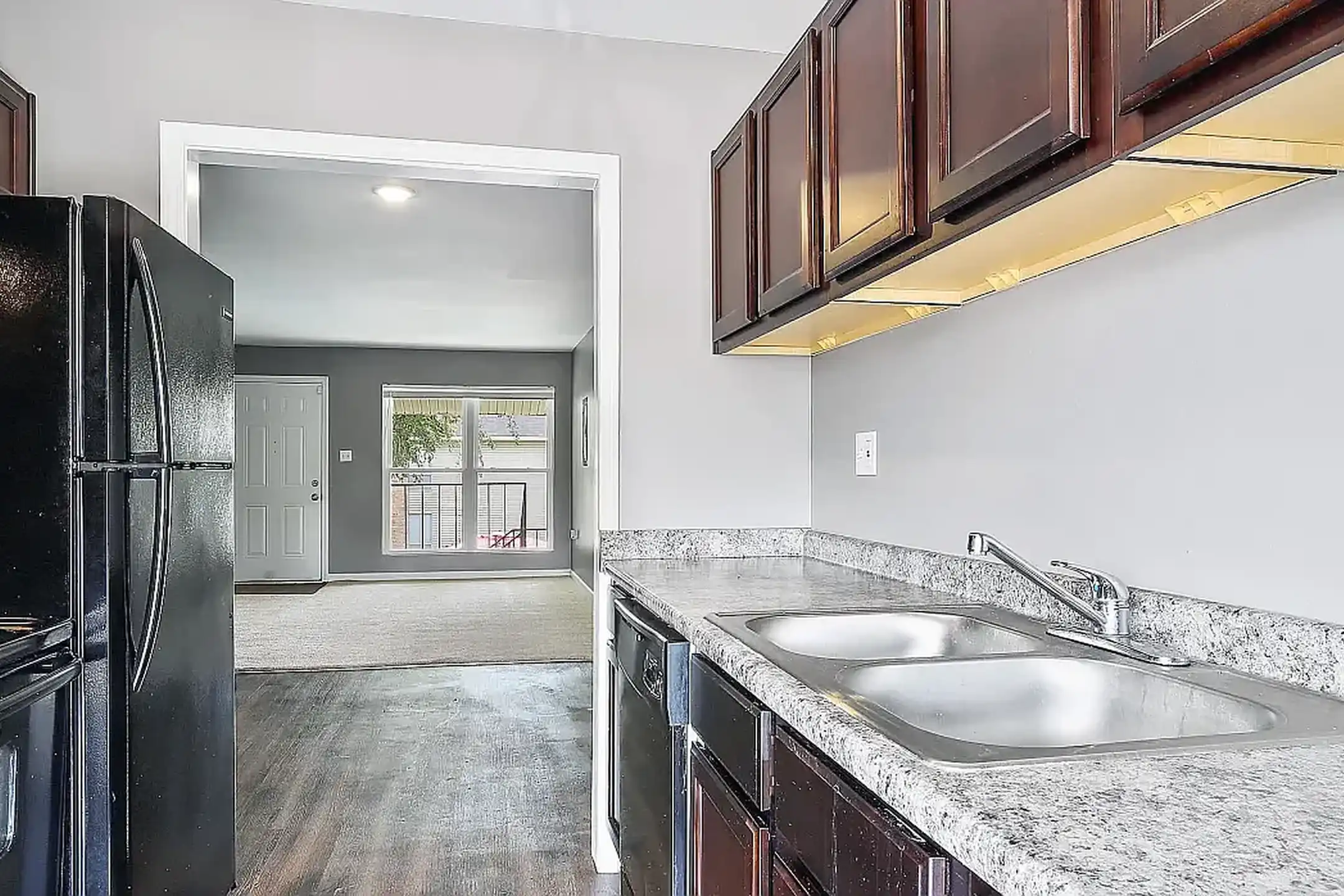 Scarlet Oak Village - Baton Rouge, LA 70806 | ApartmentGuide.com