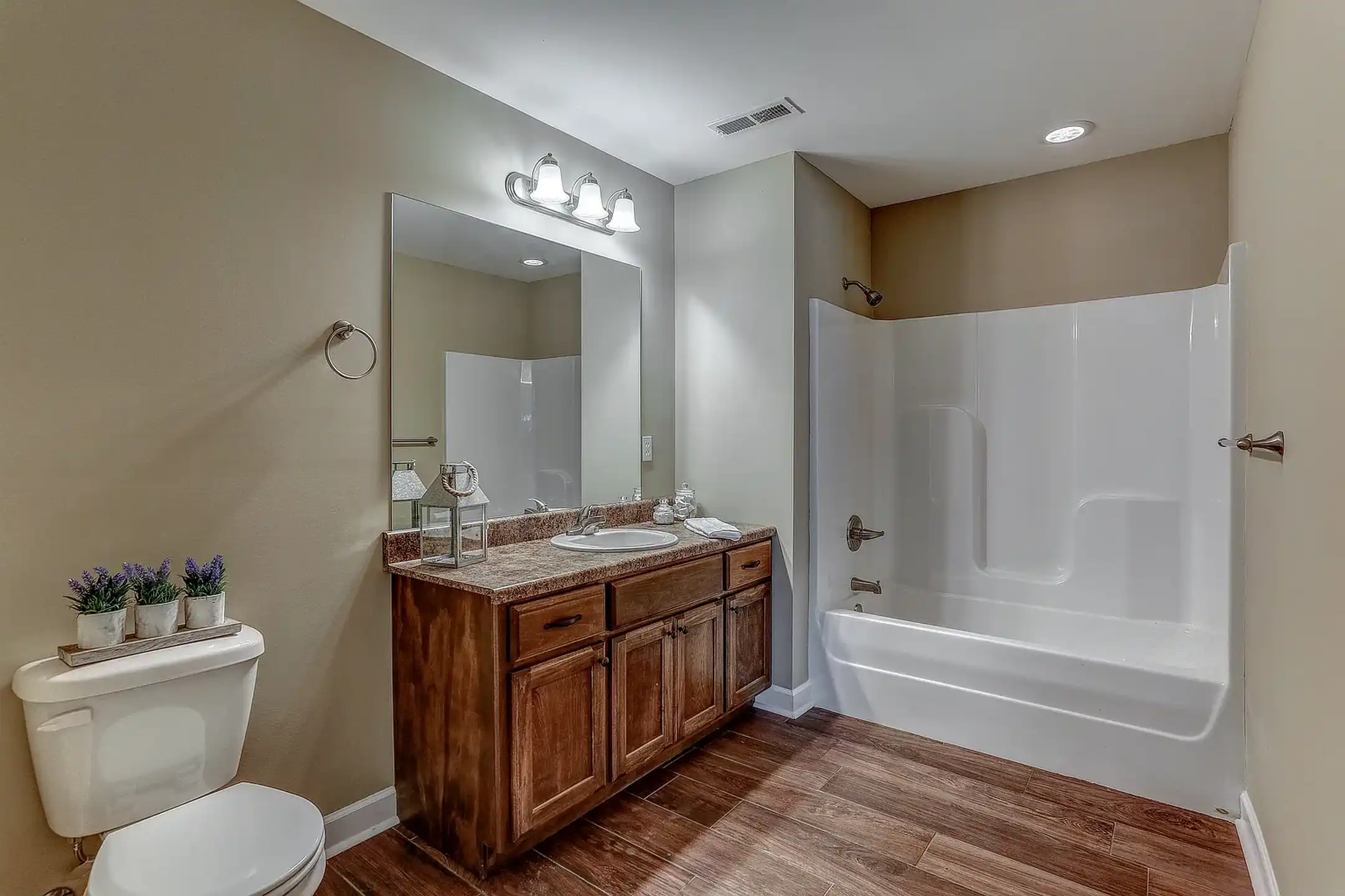 Bailey Springs Manor - Florence, AL 35634 | ApartmentGuide.com