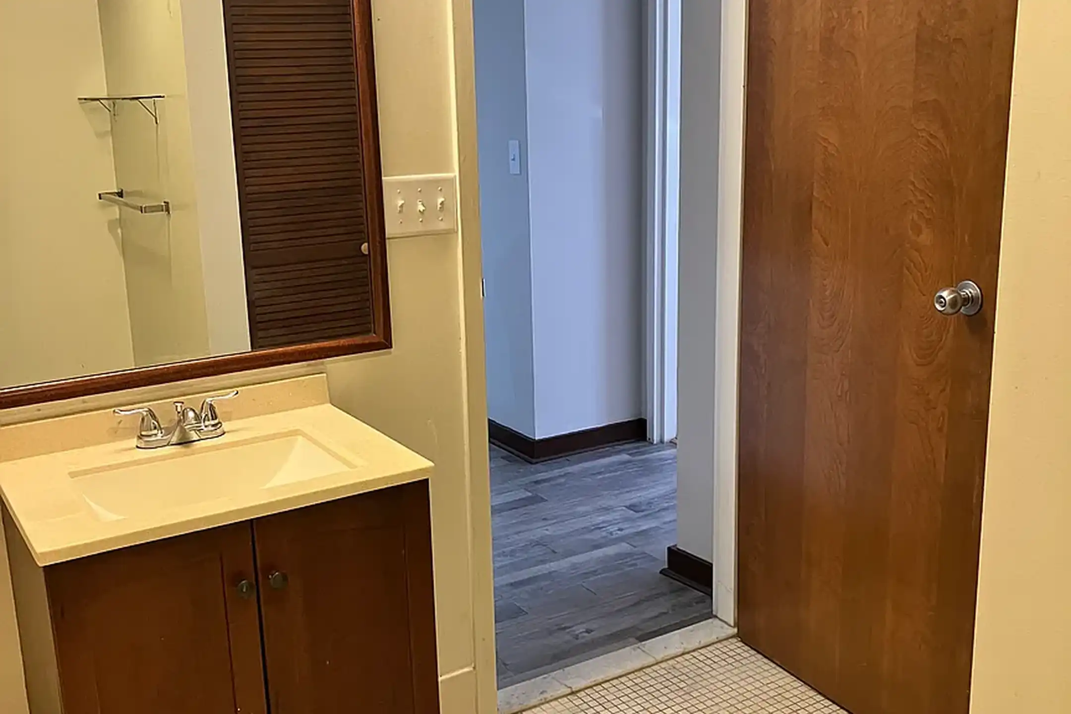 Barney Square Apartments - Schenectady, NY 12305 | ApartmentGuide.com