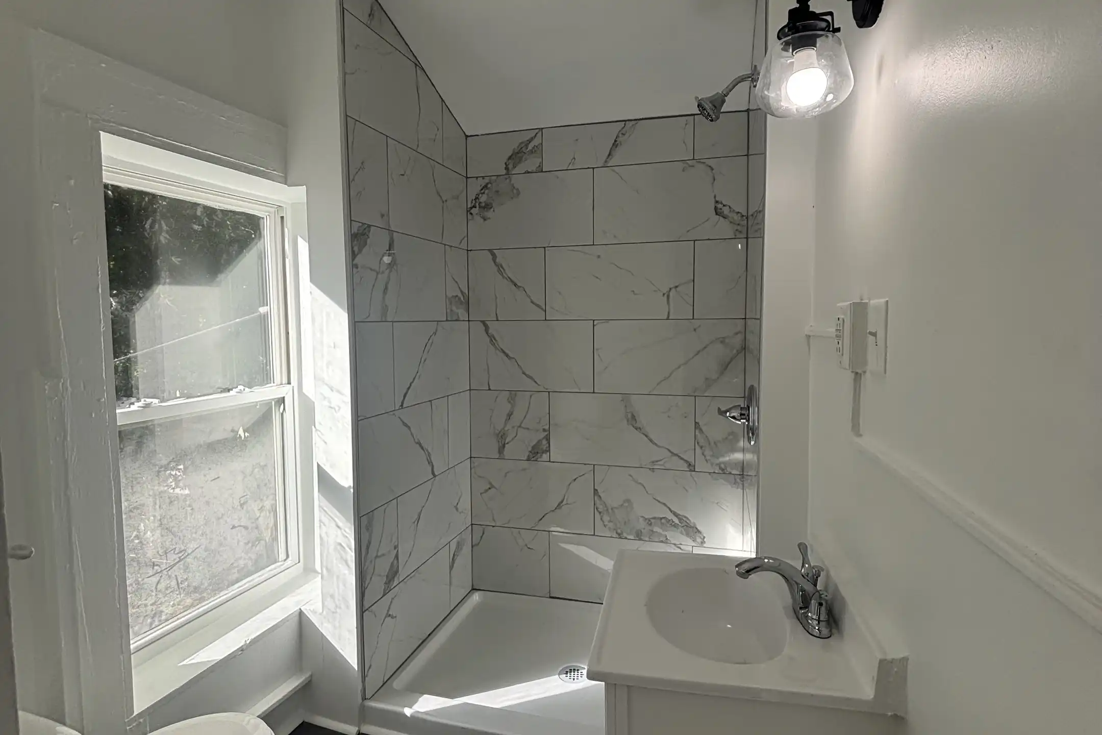 525 S Central Ave unit 1 - Burlington, IA 52601 | ApartmentGuide.com