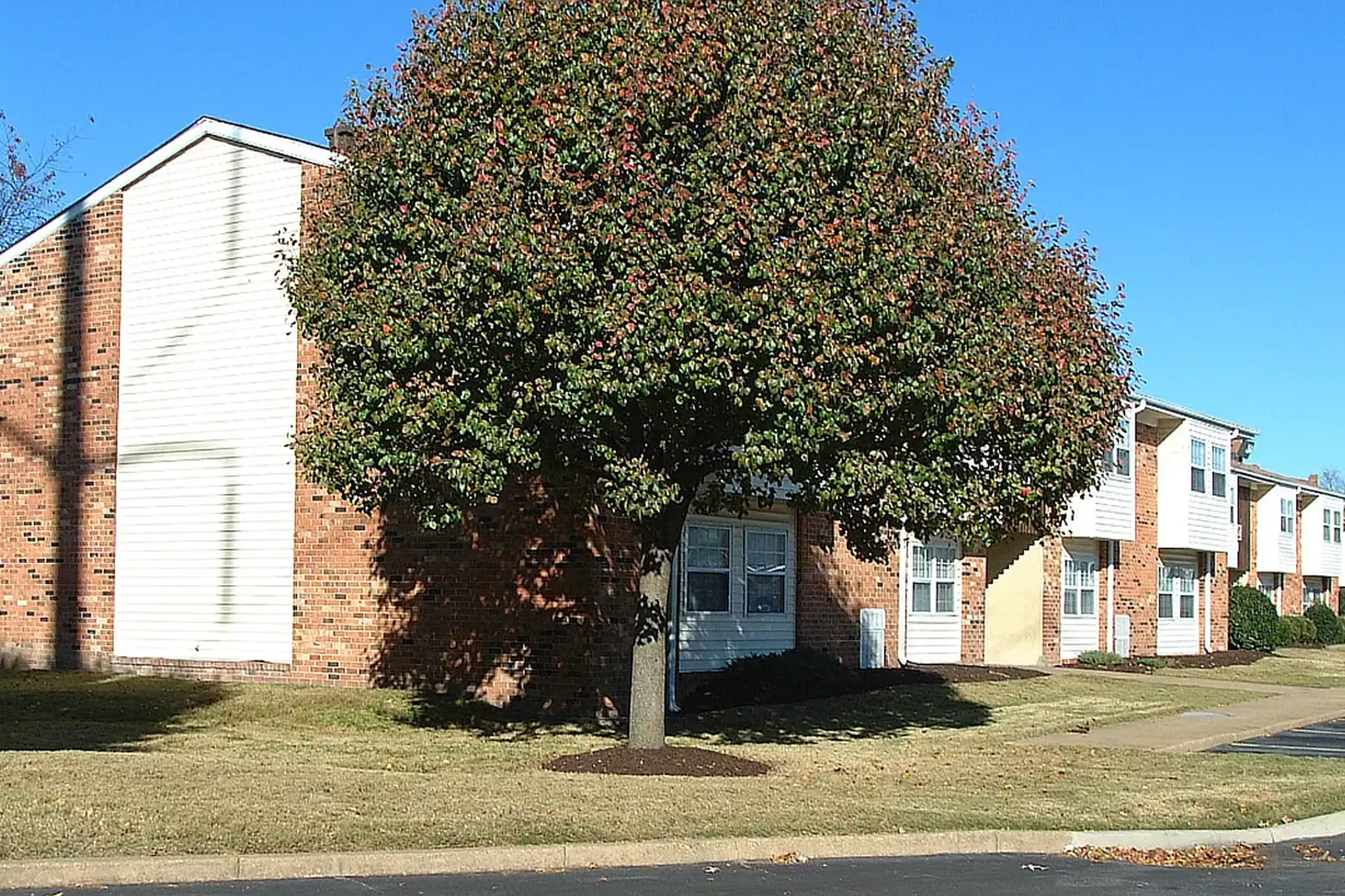 Berkley Square Apartments - Norfolk, VA 23513 | ApartmentGuide.com