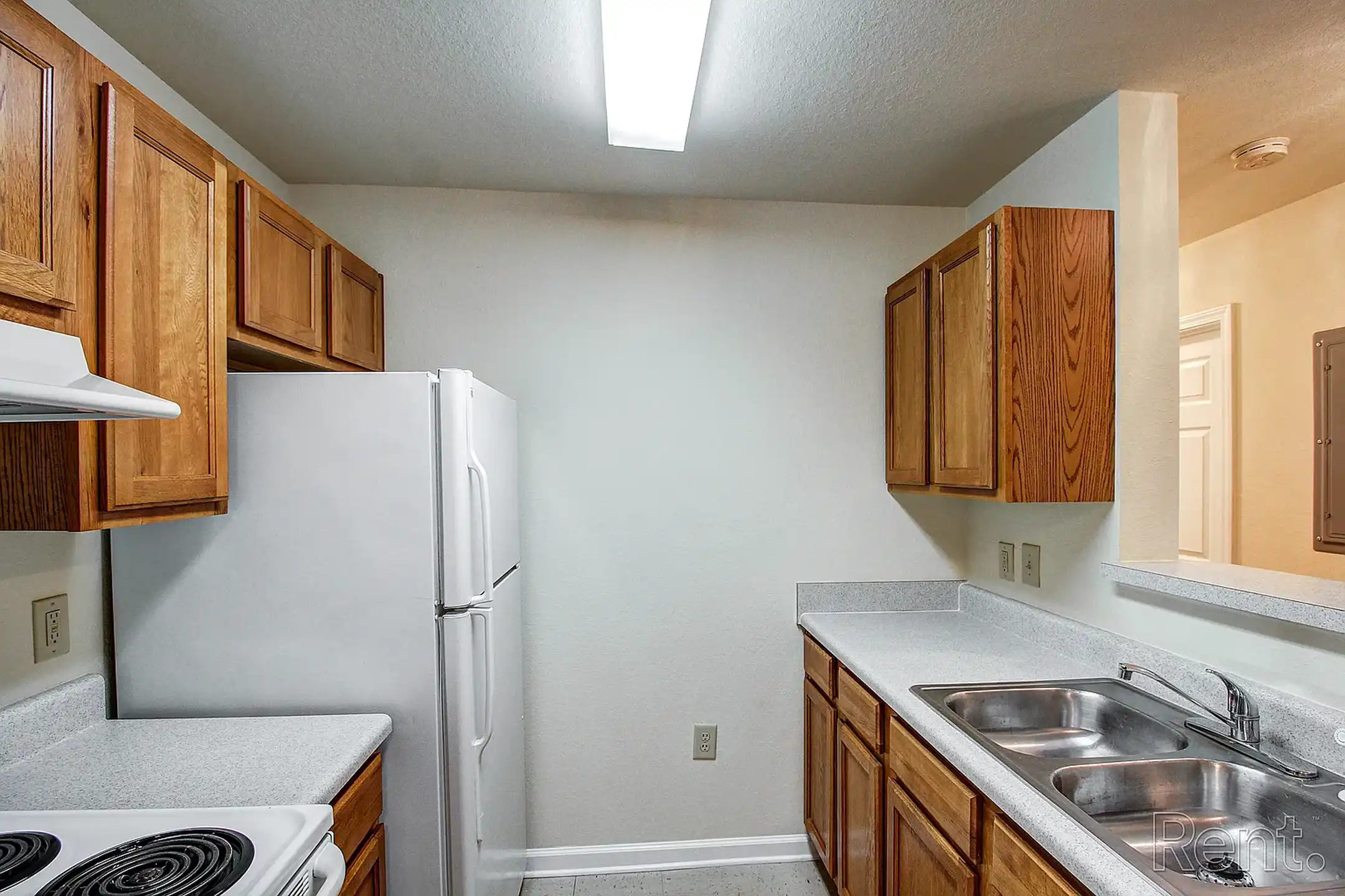 Hallmark at Oak Ridge Apartments - Oak Ridge, TN 37830 | ApartmentGuide.com