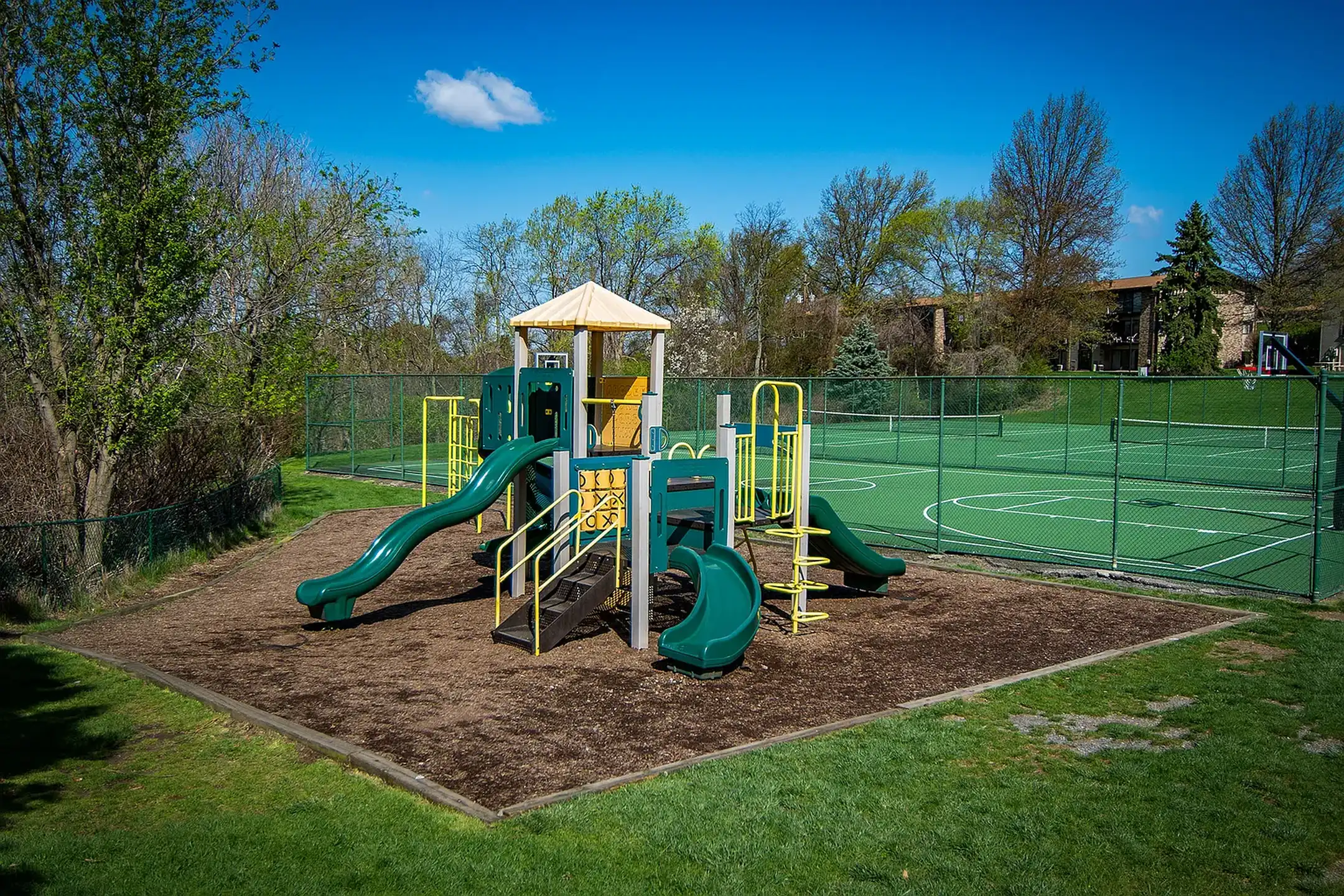 Carriage Park Apartments - Pittsburgh, PA 15220 | ApartmentGuide.com