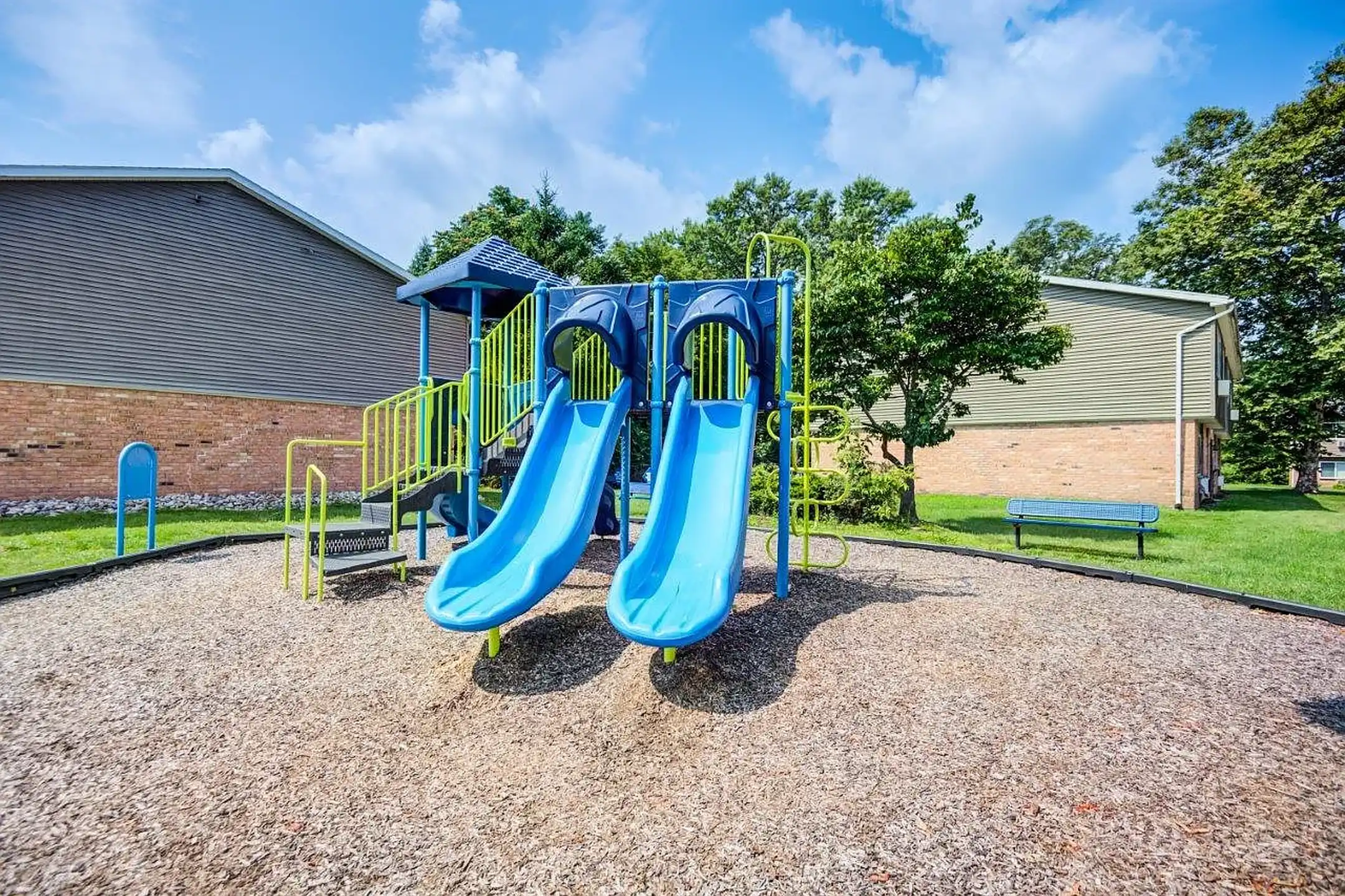 Lake Vista Apartment Homes - Rochester, NY 14612 | ApartmentGuide.com