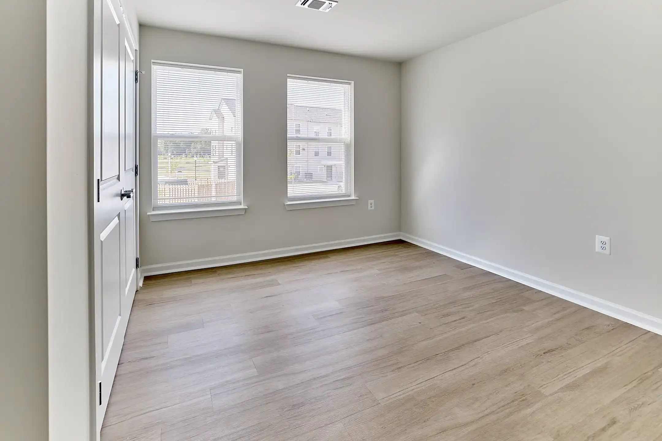 Uplands Apts - Baltimore, MD 21229 | ApartmentGuide.com