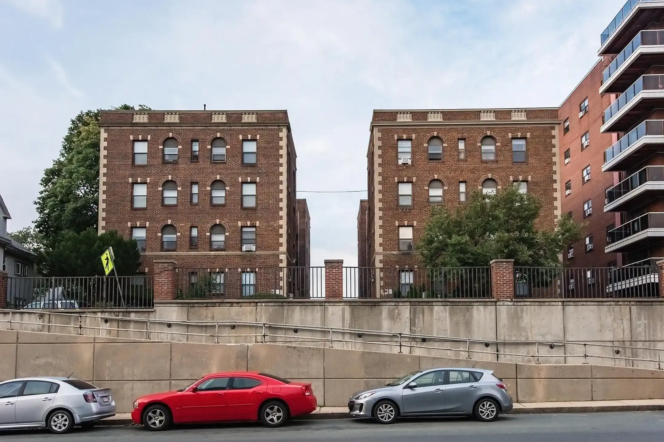 431-433 Broadway - Somerville, MA 02145 | ApartmentGuide.com