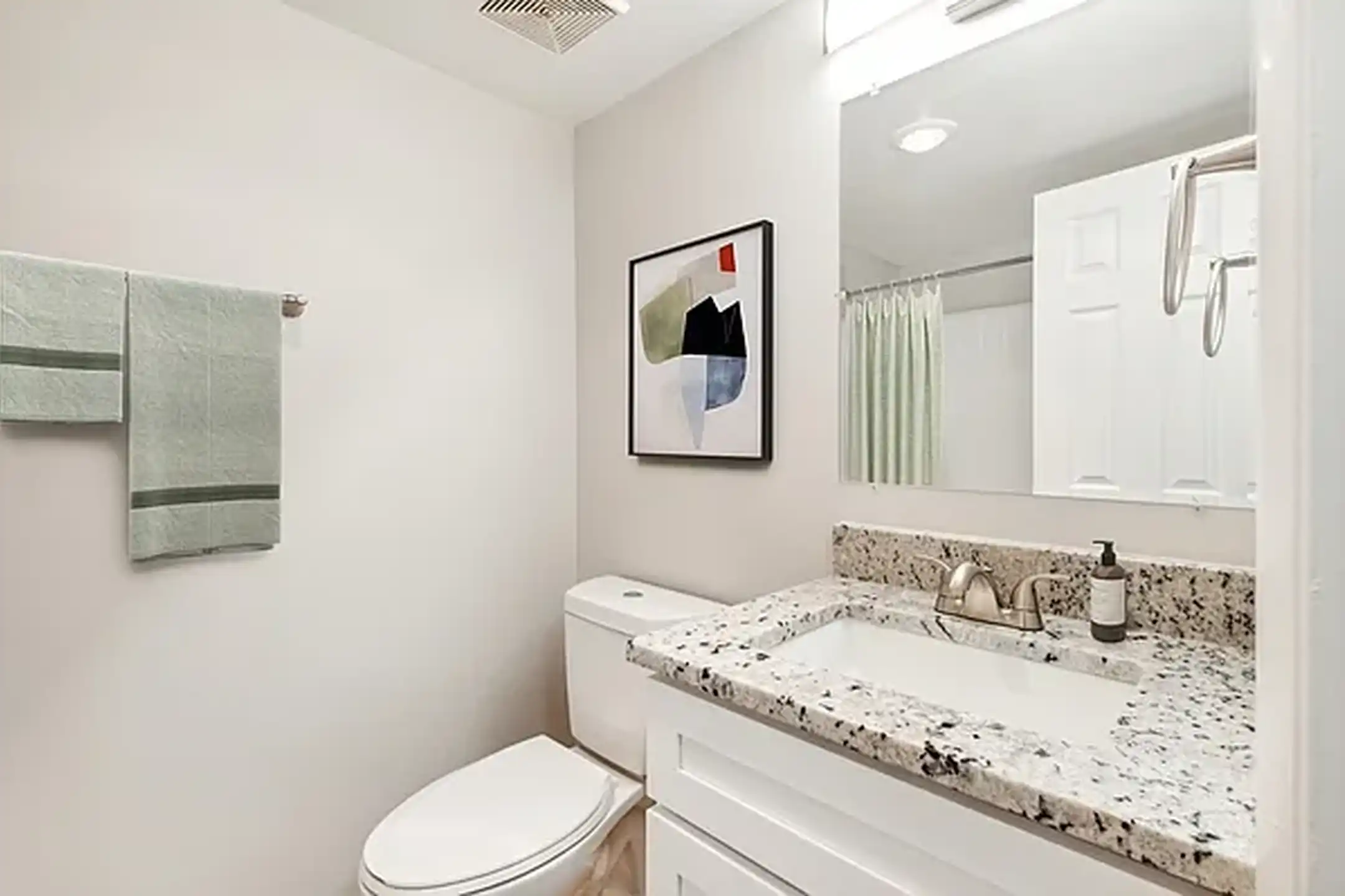 Eagle Rock Apartments at West Springfield - West Springfield, VA 22152 ...