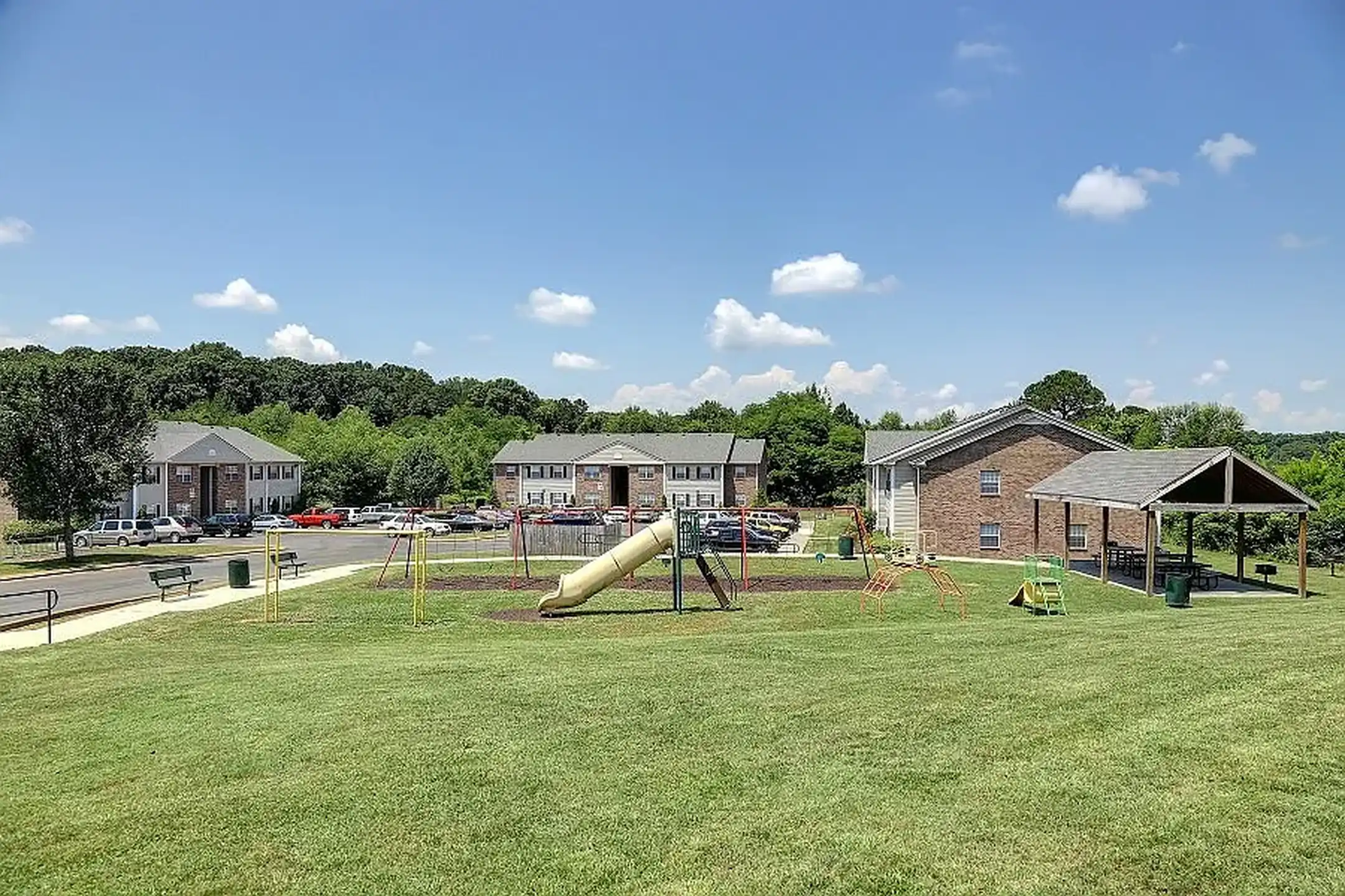 Ridgetop Apartments - Athens, TN 37303 | ApartmentGuide.com