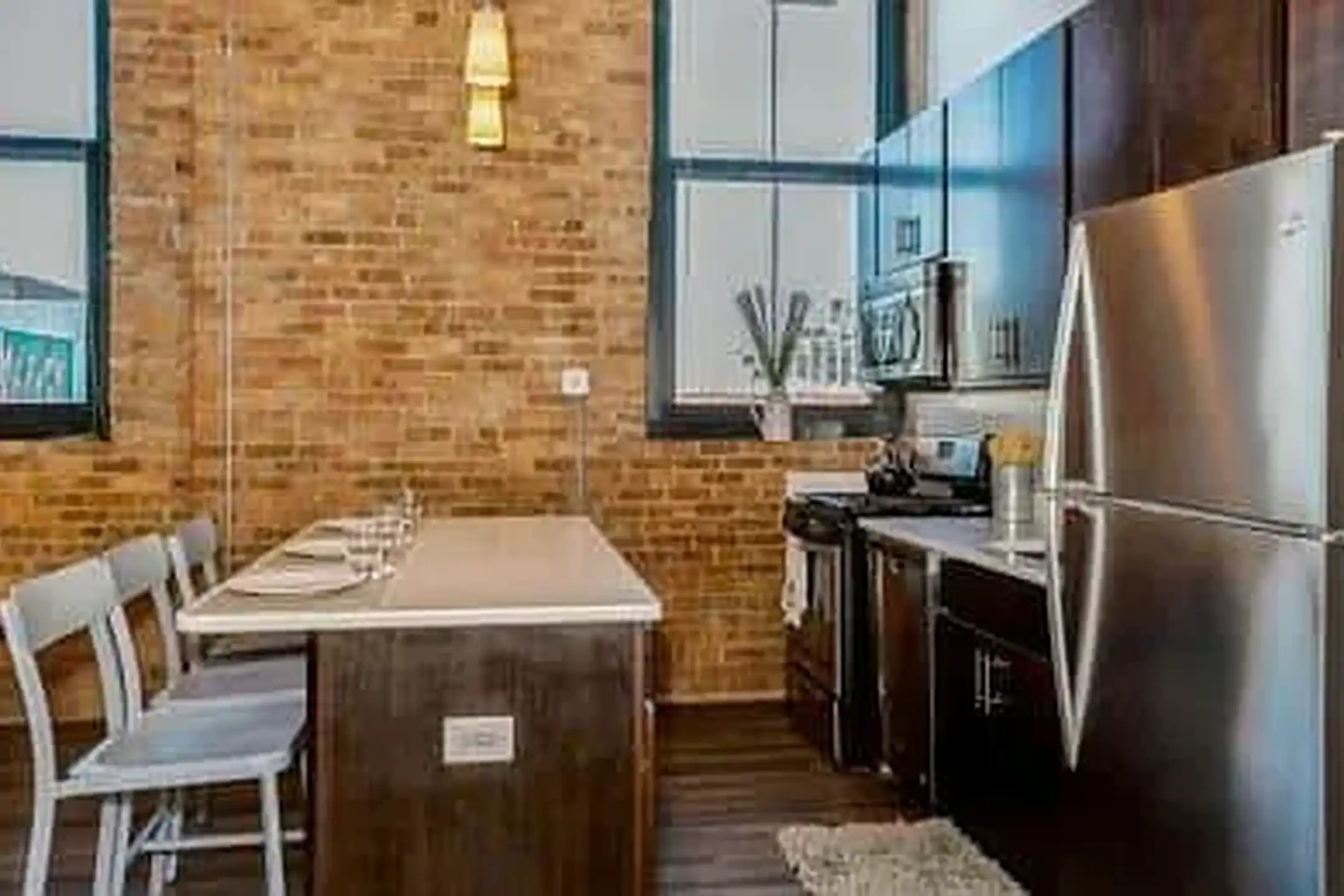 Carriage House Lofts - Chicago, IL 60605 | ApartmentGuide.com