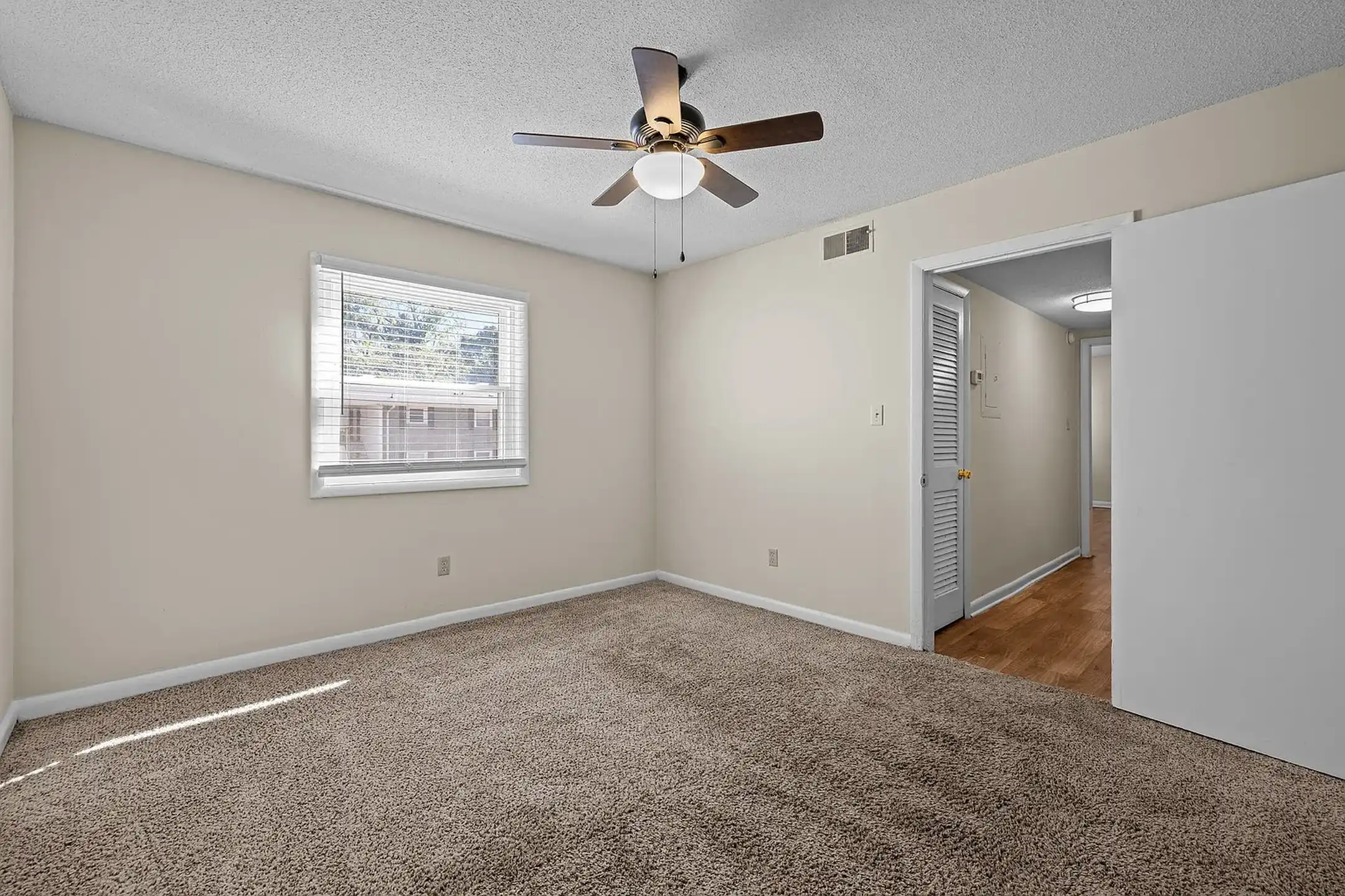 Raleigh Rentals - Raleigh, NC 27604 | ApartmentGuide.com