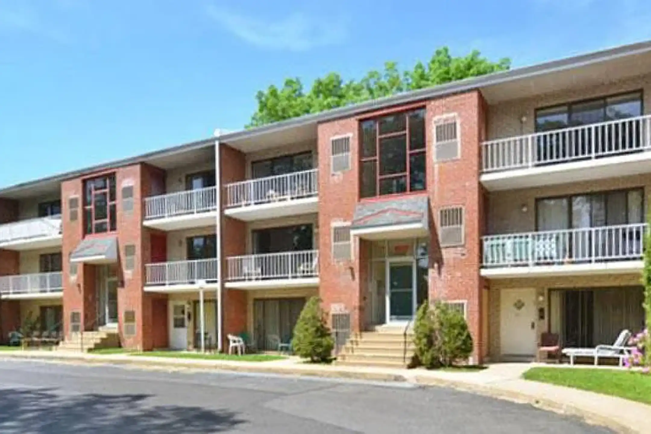 Somerton Court - Philadelphia, PA 19116 | ApartmentGuide.com