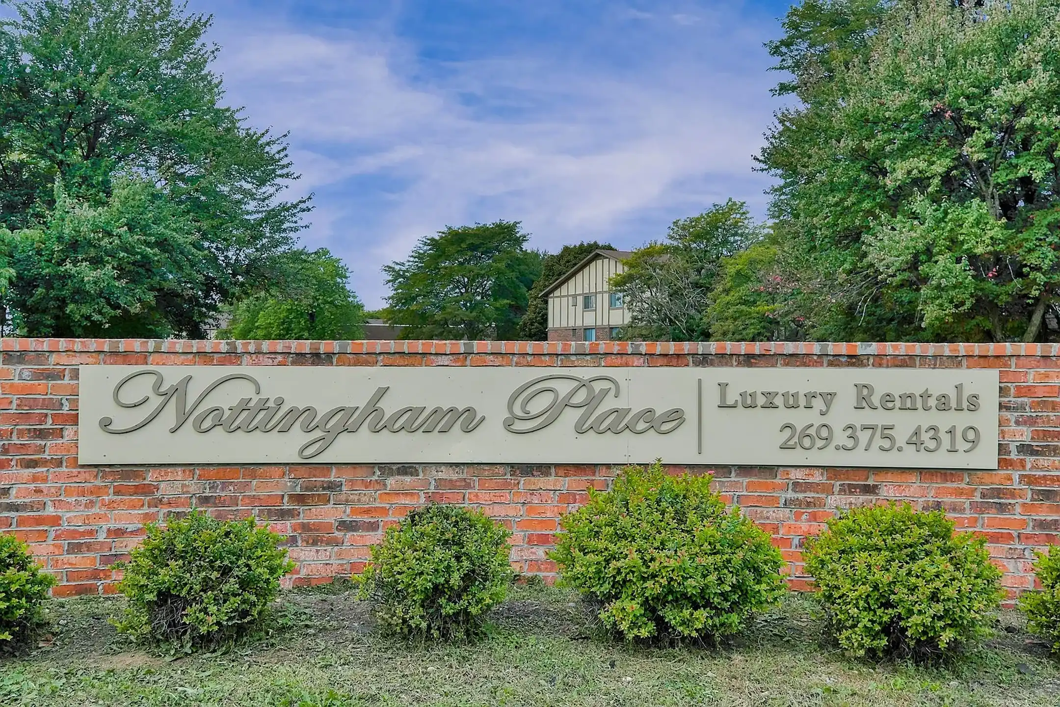 Nottingham Place Apartments - Kalamazoo, MI 49009 | ApartmentGuide.com
