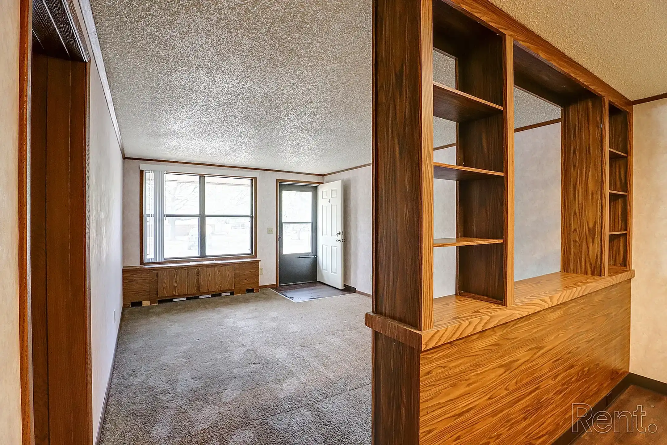 Heathmoore Apartments - Clinton Township, MI 48035 | ApartmentGuide.com