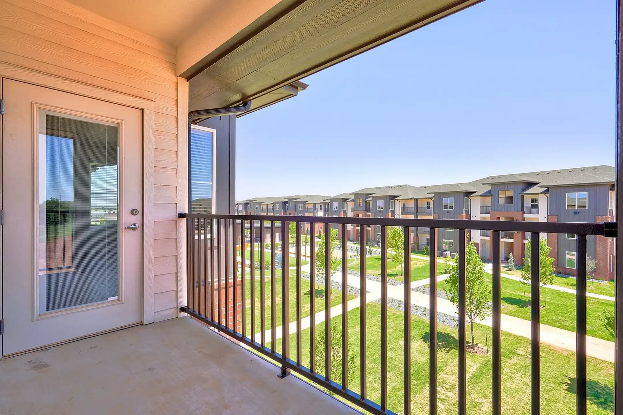 The Encore Apartments - Oklahoma City, OK 73013 | ApartmentGuide.com
