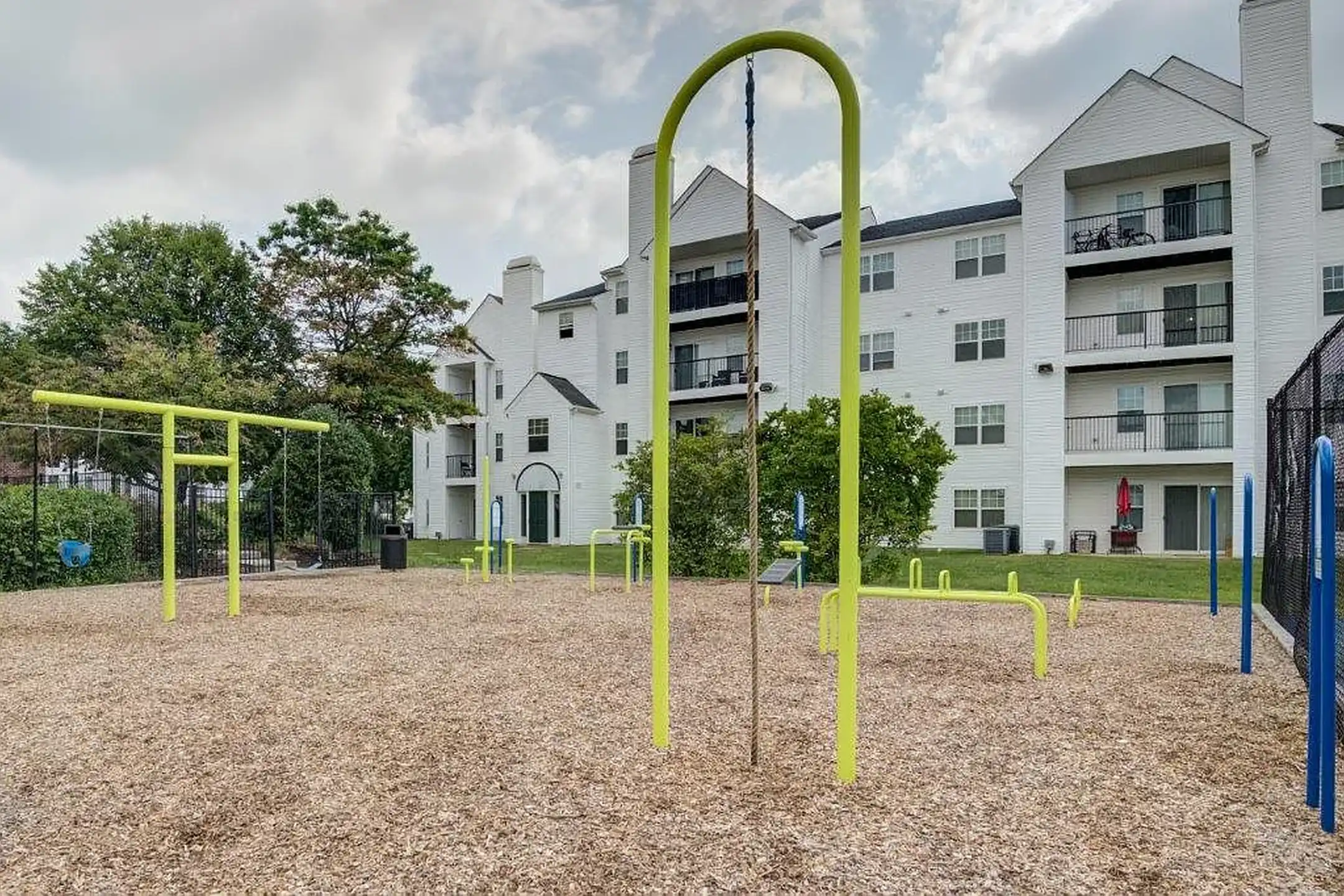The Apartments at Diamond Ridge - Baltimore, MD 21244 | ApartmentGuide.com