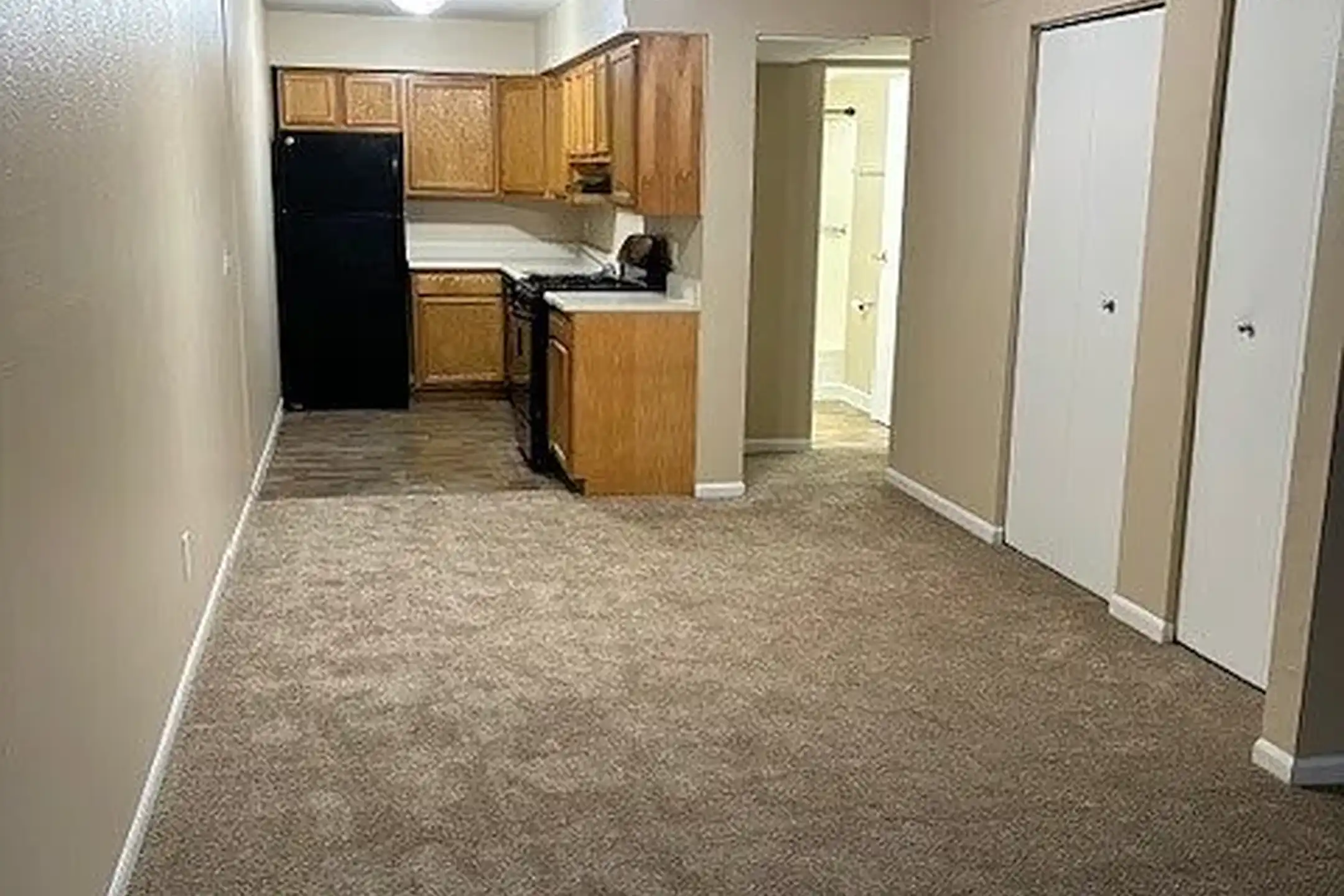 Sandpiper Apartments - Toledo, OH 43614 | ApartmentGuide.com