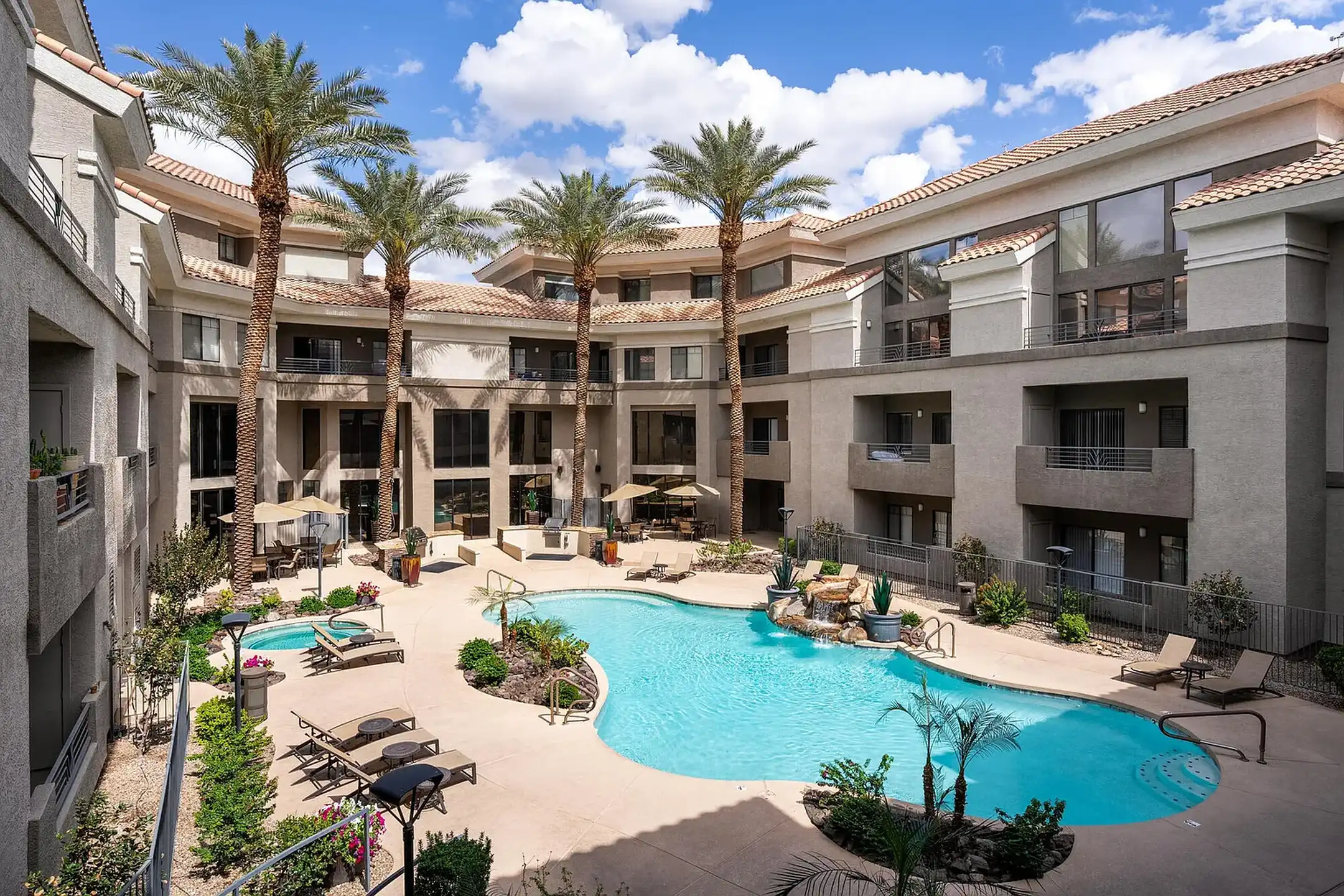 Camden Copper Square - Phoenix, AZ 85006 | ApartmentGuide.com