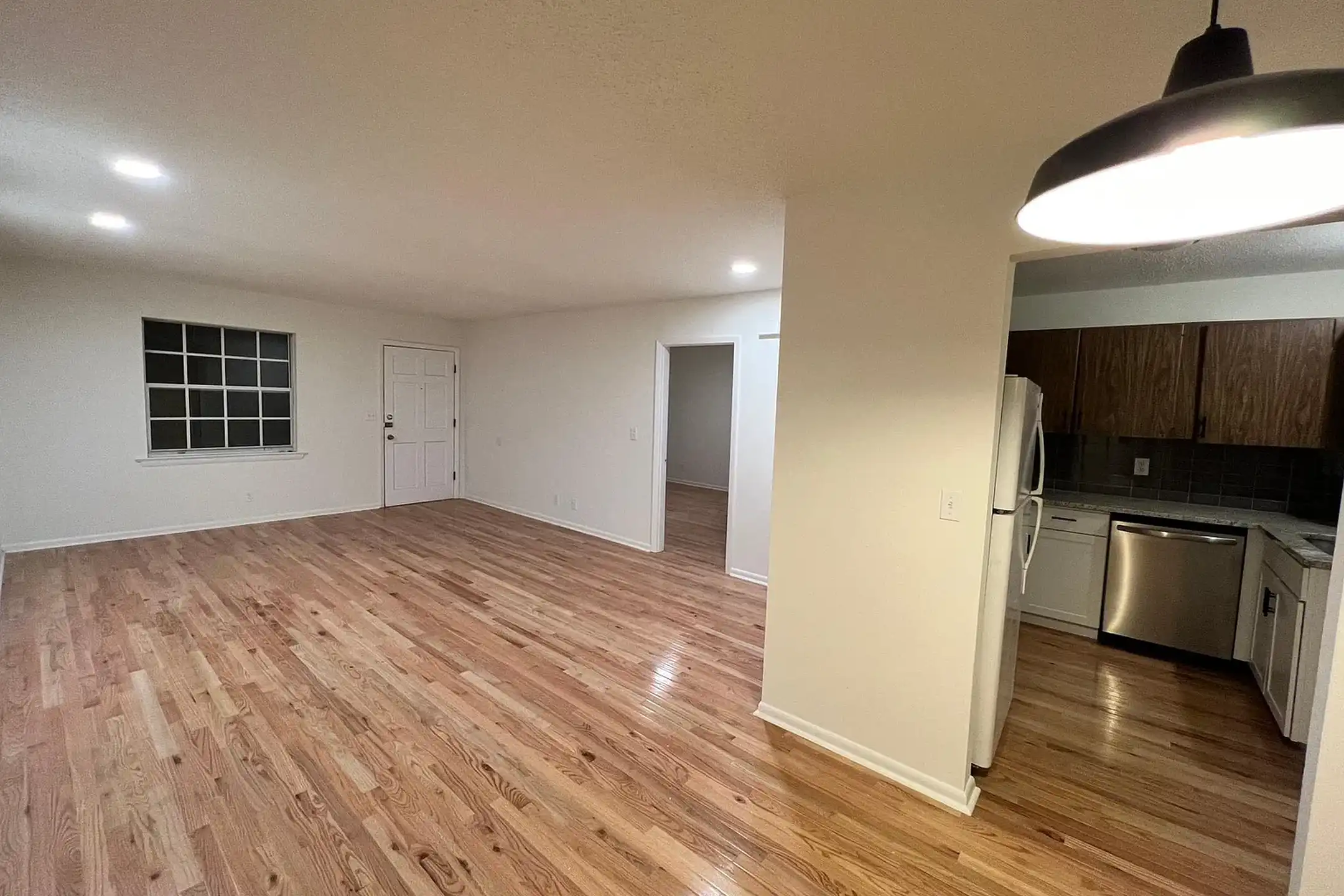 Sunset Rock Apartments - Chattanooga, TN 37415 | ApartmentGuide.com