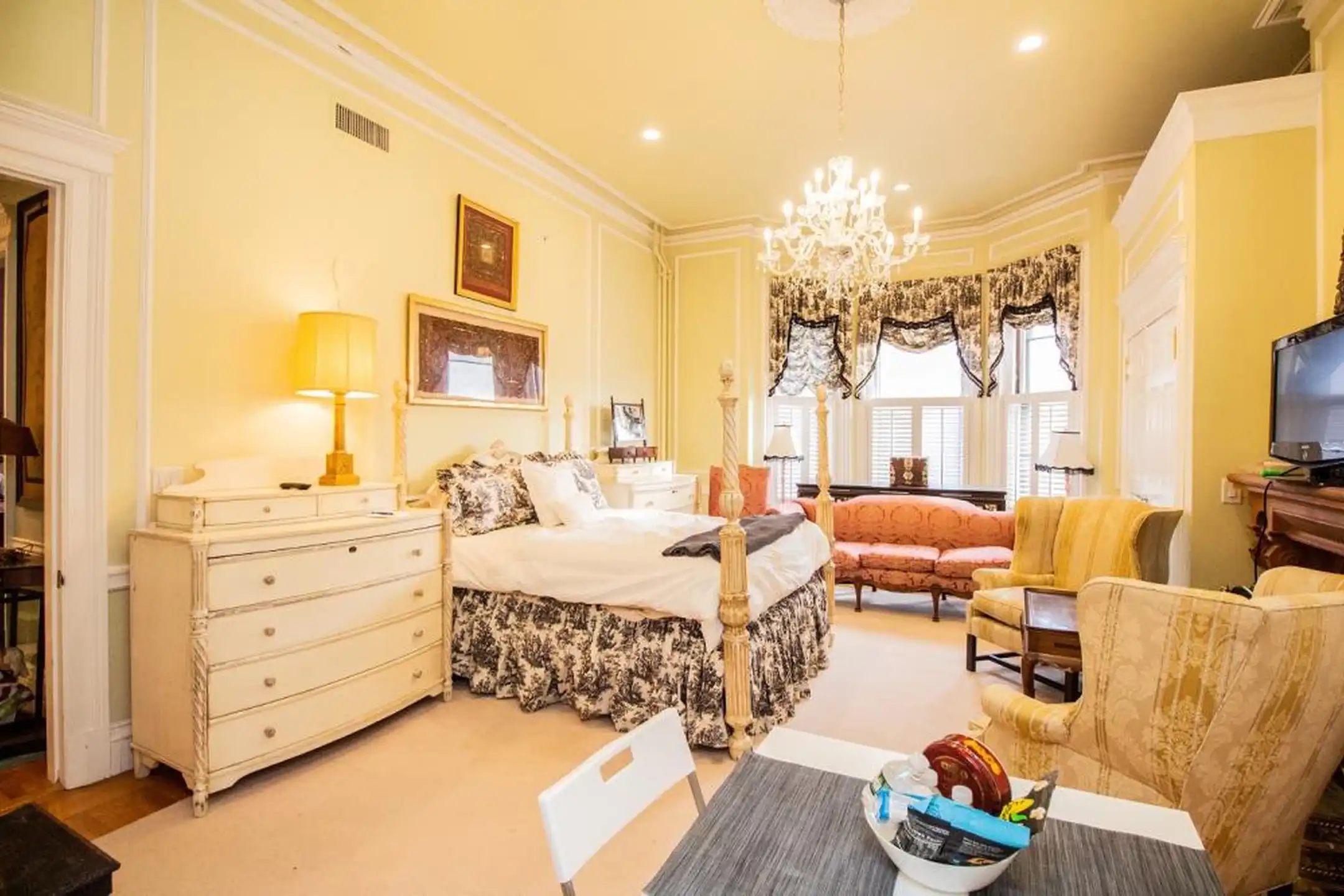 290 Beacon St - Boston, MA 02116 | ApartmentGuide.com