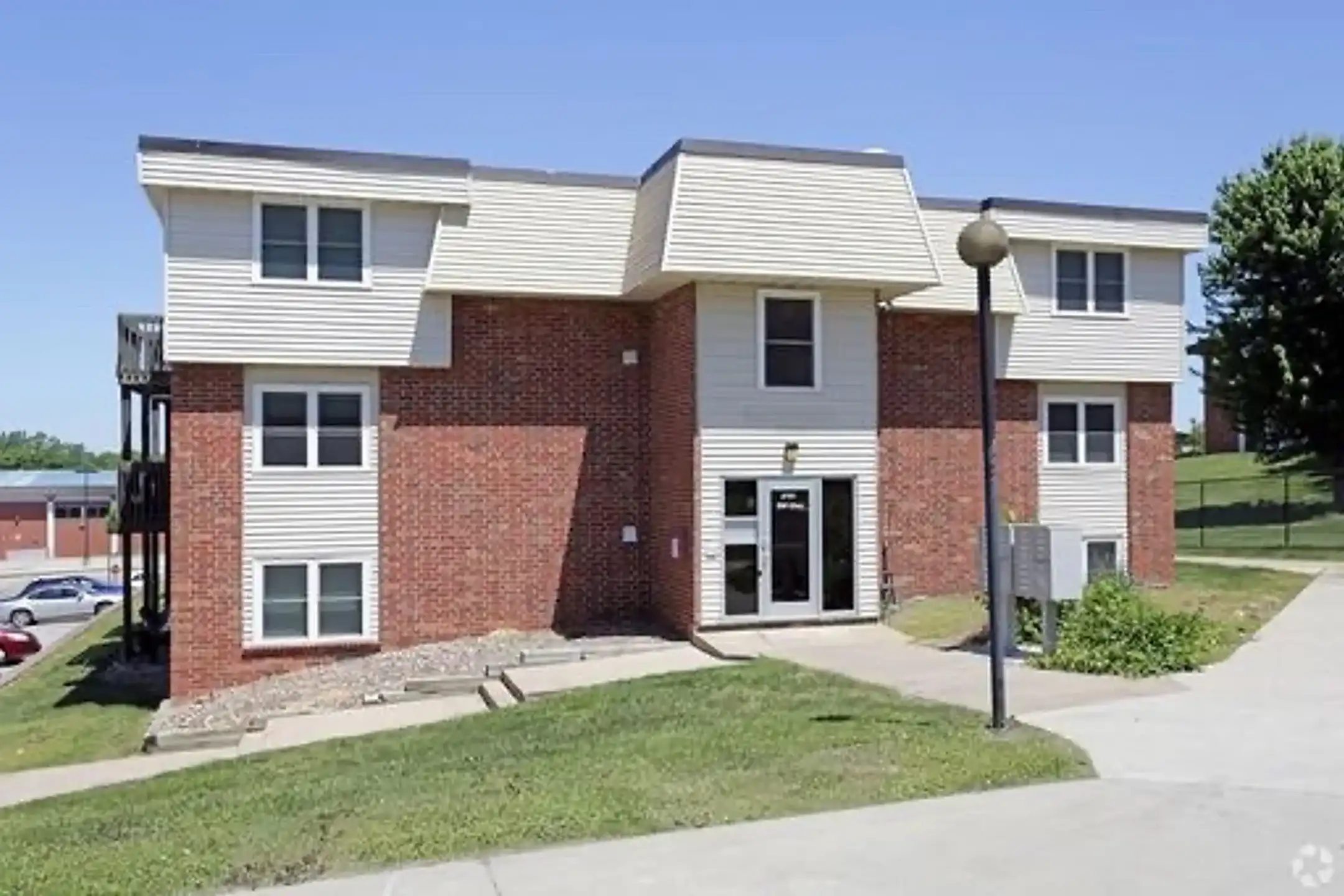 Bell Terrace Apartments - Des Moines, IA 50321 | ApartmentGuide.com