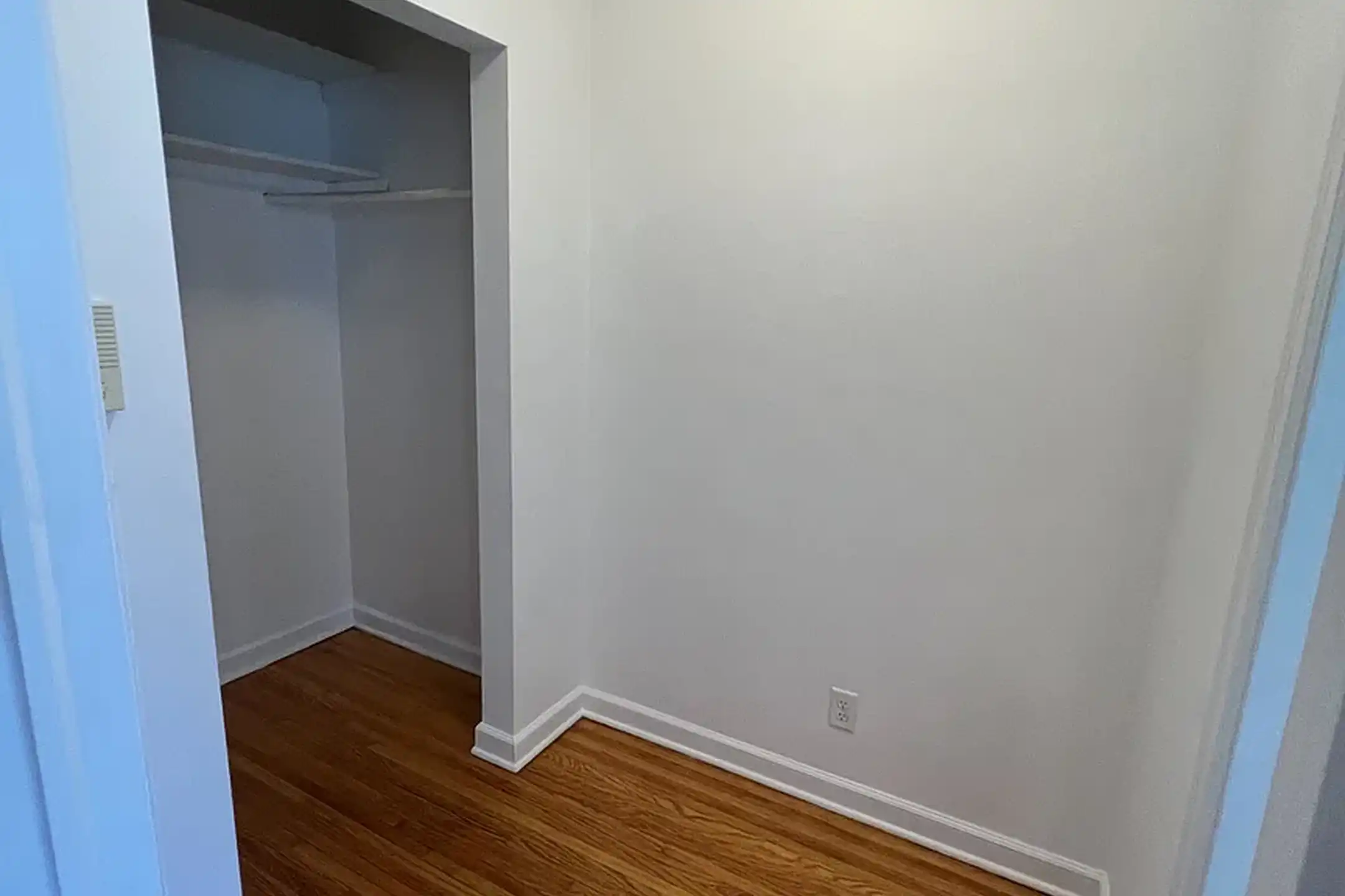 Stevens Square Apartments - Minneapolis, MN 55403 | ApartmentGuide.com