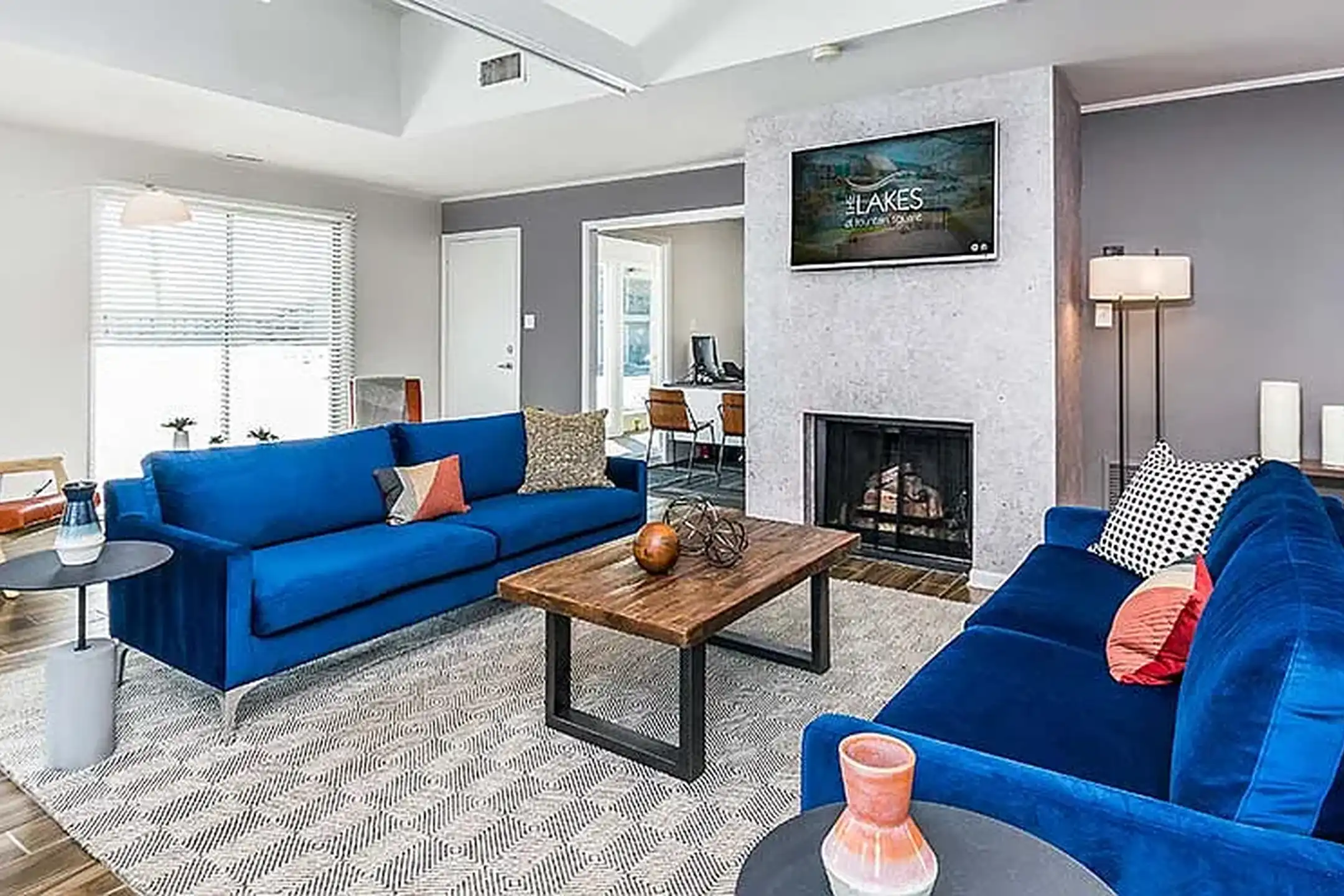 The Lakes at Fountain Square Apartment Homes - Waukegan, IL 60085 ...