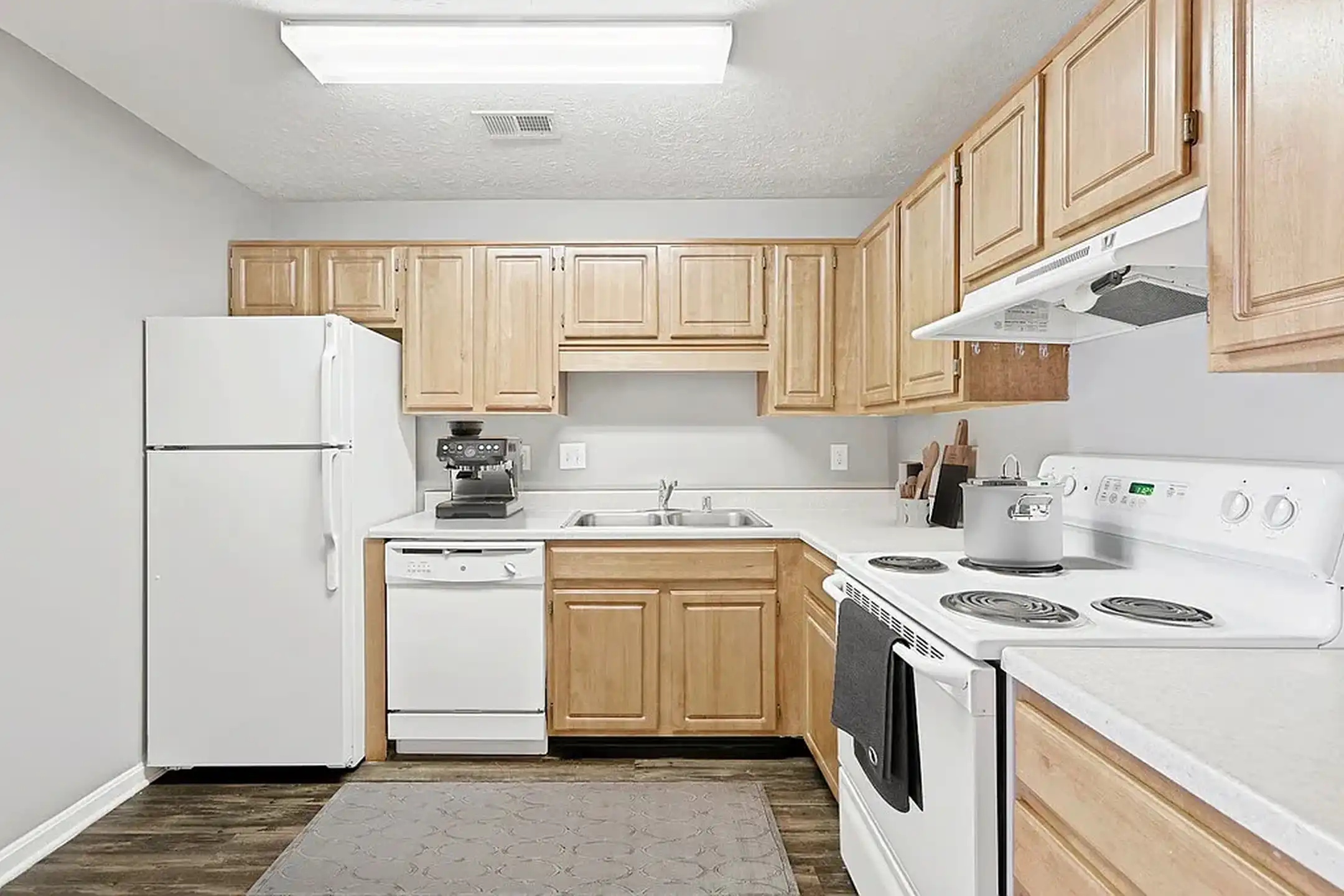 Maple Brook Apartments - Louisville, KY 40241 | ApartmentGuide.com