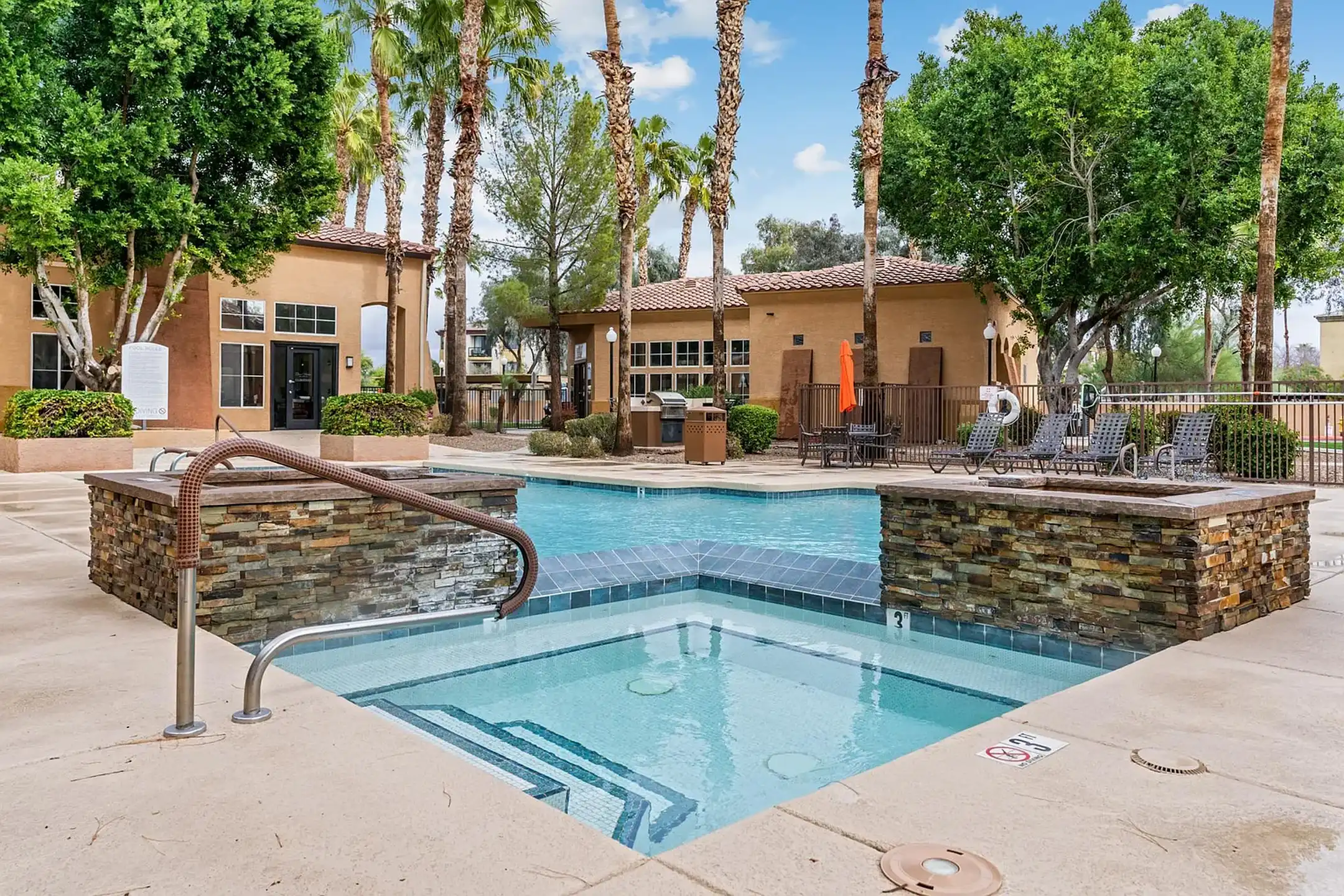 Desert Harbor - Peoria, AZ 85381 | ApartmentGuide.com
