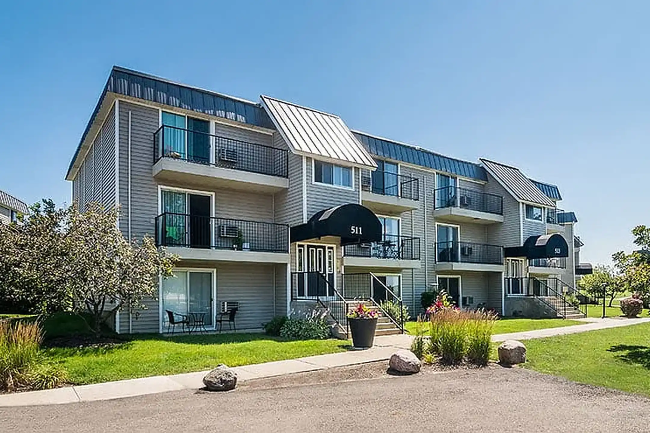 The Lakes at Fountain Square Apartment Homes - Waukegan, IL 60085 ...