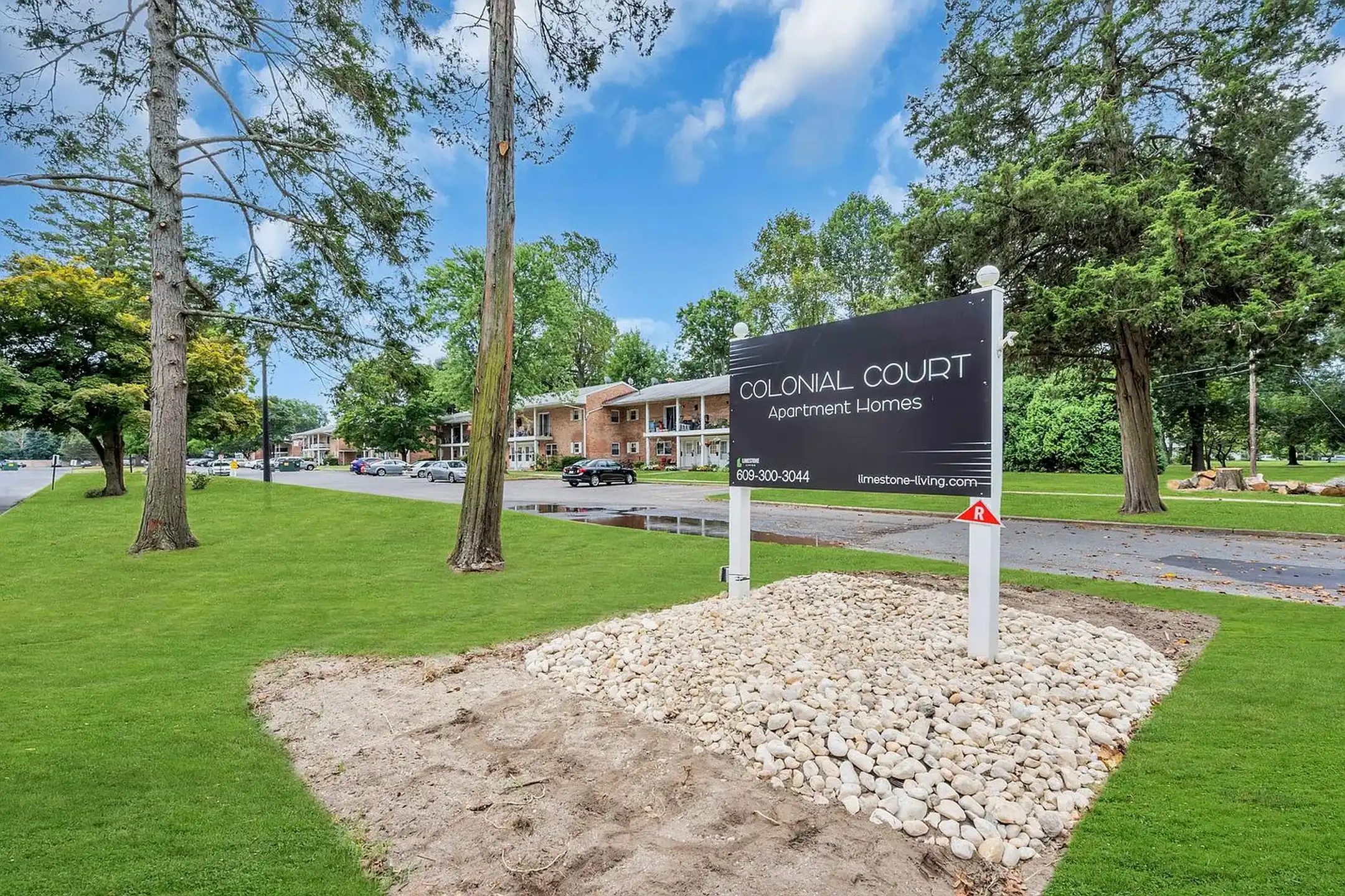 Colonial Court Apartments - Hammonton, NJ 08037 | ApartmentGuide.com