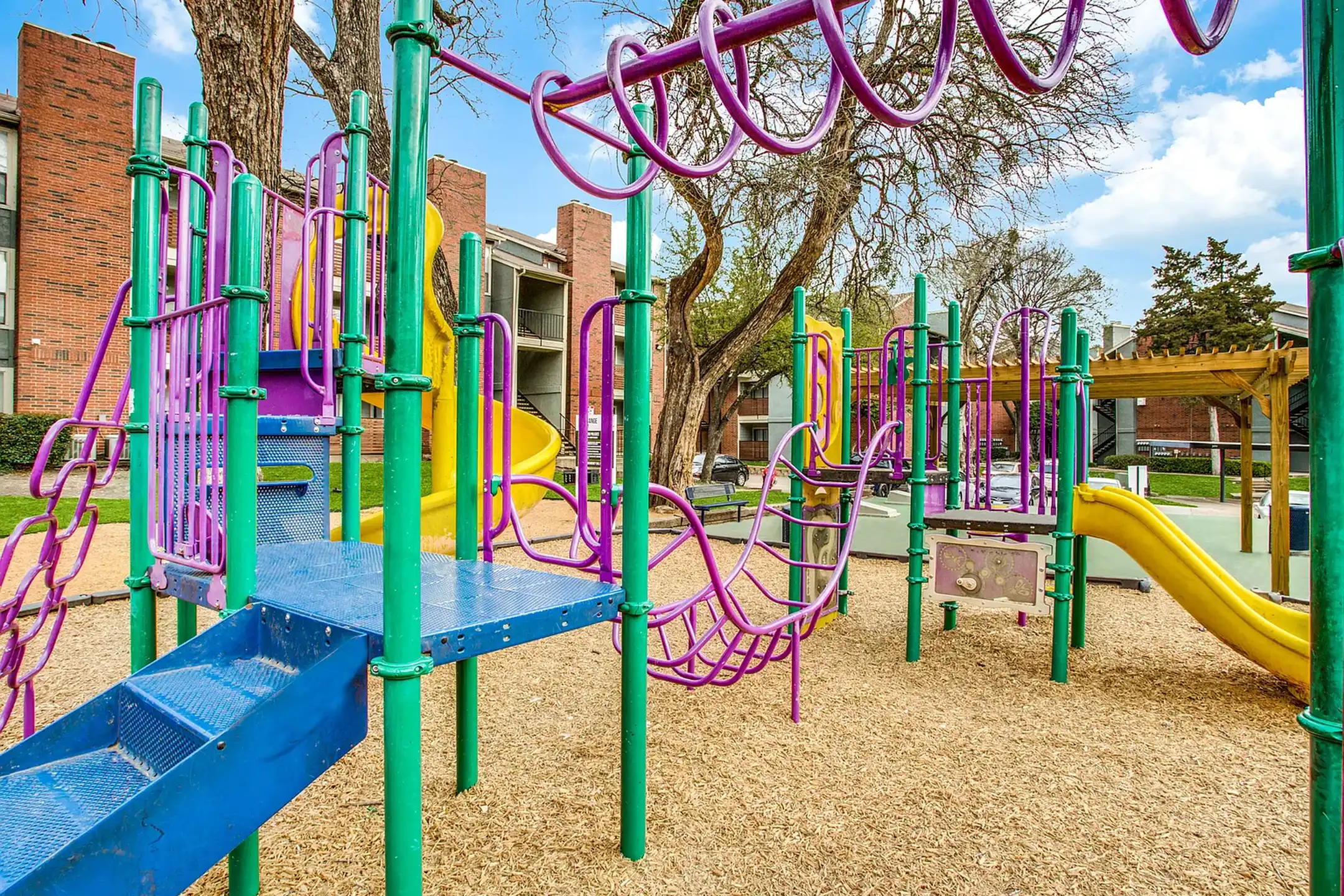 Exchange 7272 - Dallas, TX 75237 | ApartmentGuide.com