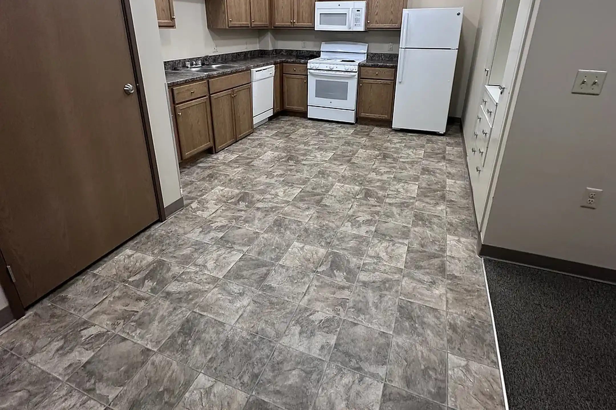 Madison Street Apartments - Topeka, KS 66607 | ApartmentGuide.com