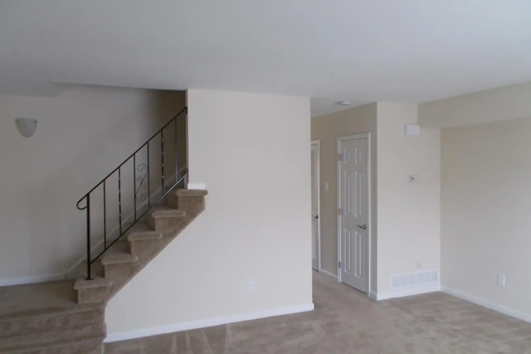 Park Crossing - Maple Shade, NJ 08052 | ApartmentGuide.com