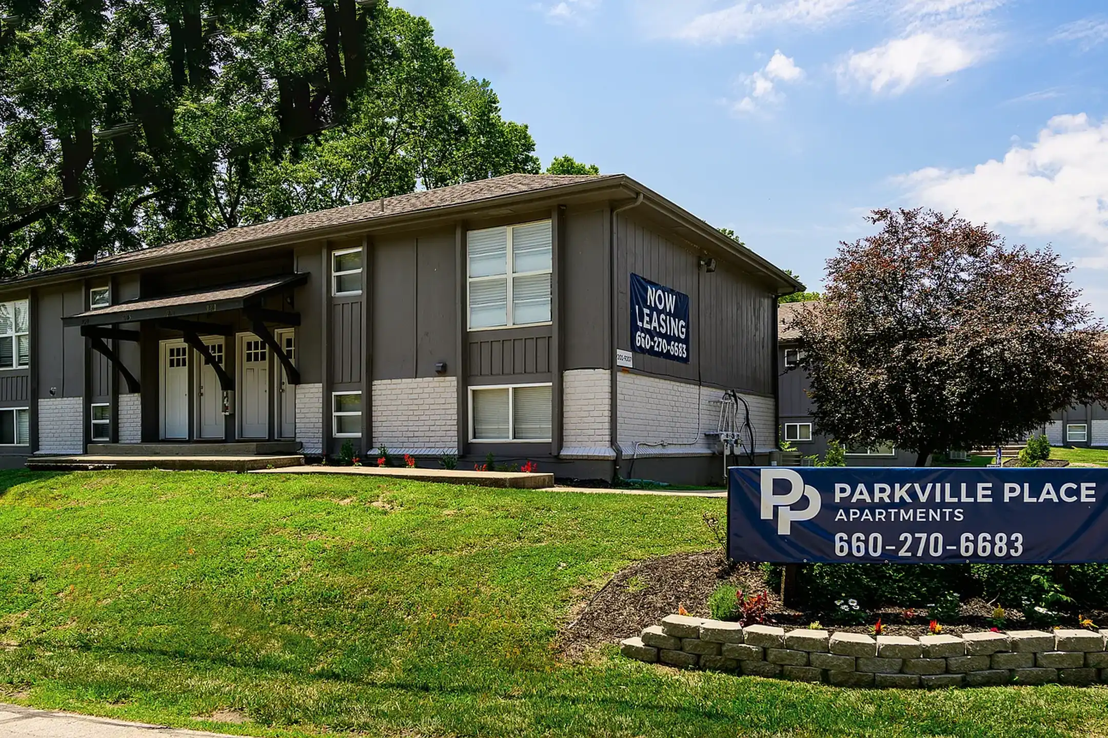 PARKVILLE 2 - Bedroom - Parkville, MO 64152 | ApartmentGuide.com