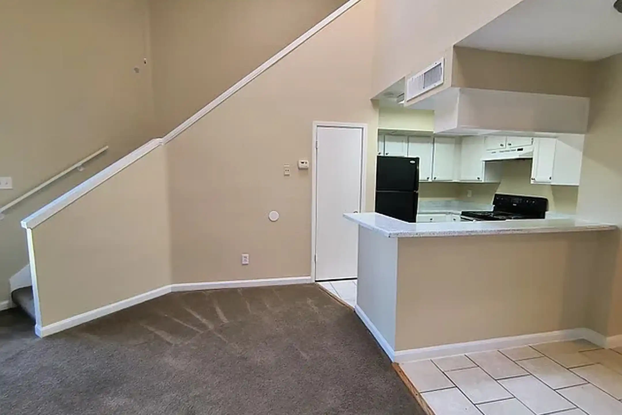 PLAZA VERDE CONDOS - Houston, TX 77038 | ApartmentGuide.com