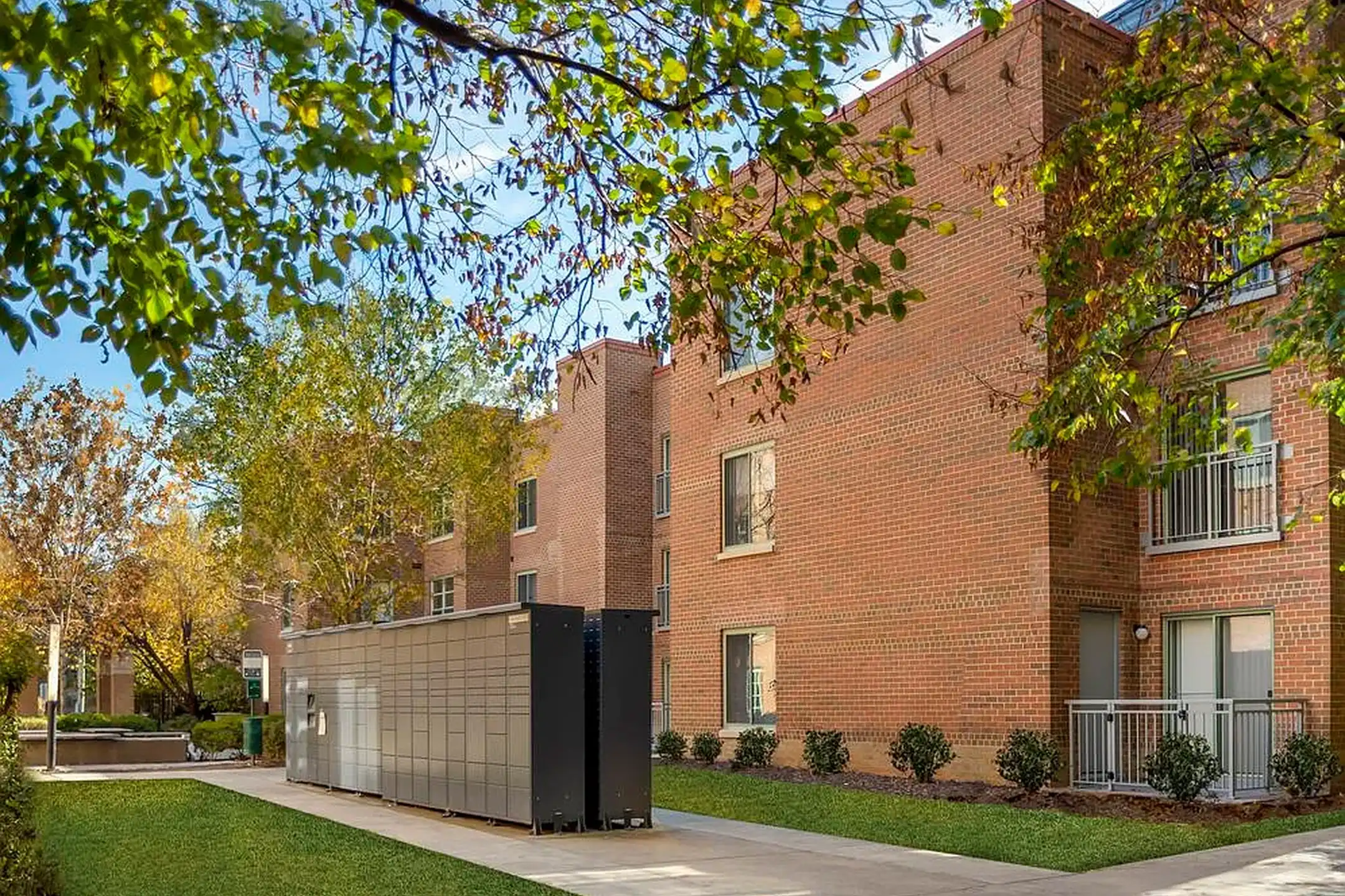 AVA Ballston - Arlington, VA 22201 | ApartmentGuide.com