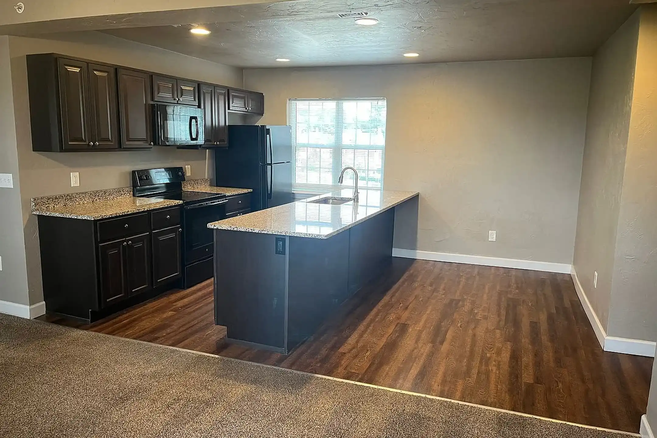 Elm Terrace Apartments - York, PA 17404 | ApartmentGuide.com